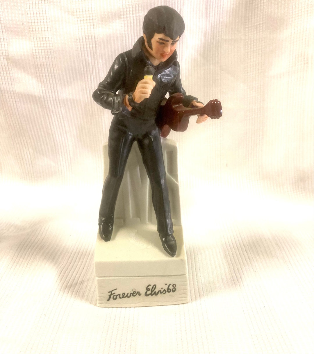 Vintage Forever Elvis '68-'77 Music Box - Etsy