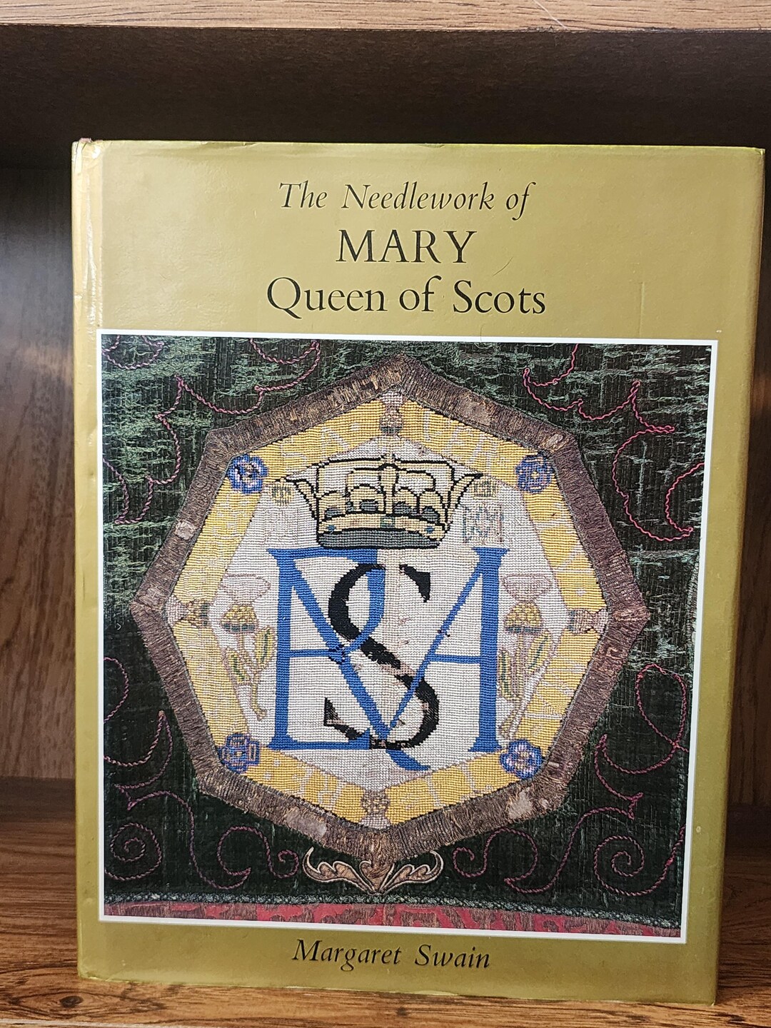 The Needlework of Mary Queen of Scots by Margaret H. Swain ©1973 1st ...