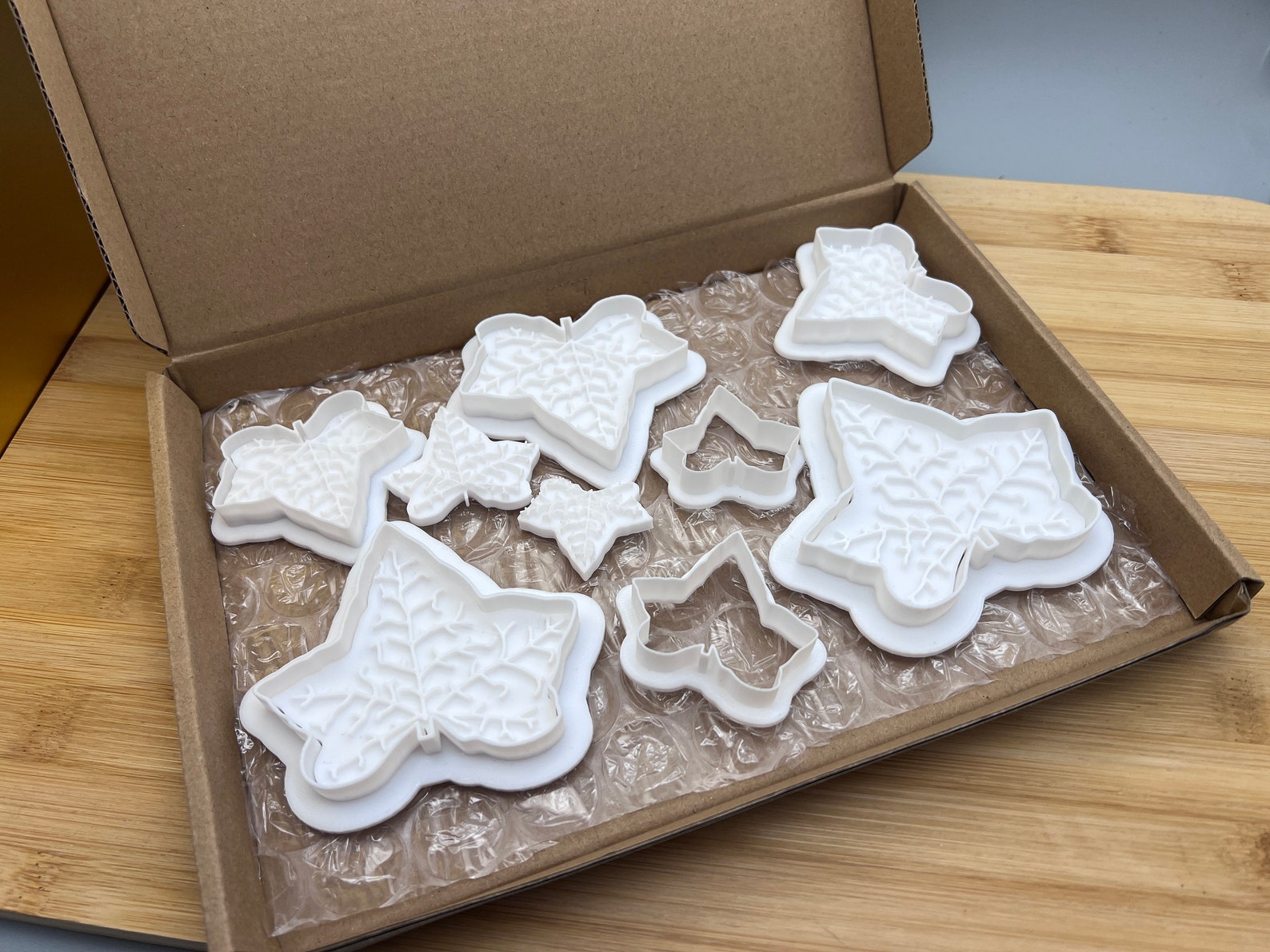 Ivy Leaf Shaped Cutter Set With Pattern Inserts, Set of 7 Different ...