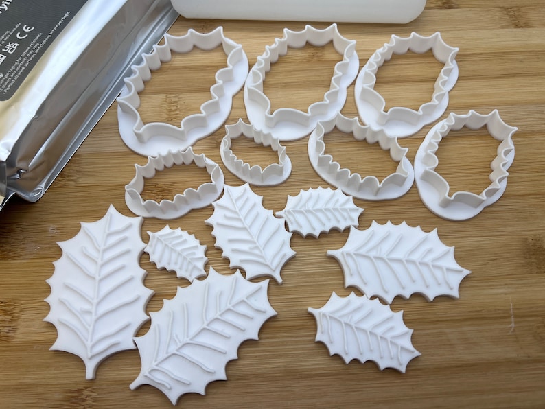 Holly Leaf Shaped Cutter Set With Pattern Inserts, Set of 7 Different ...