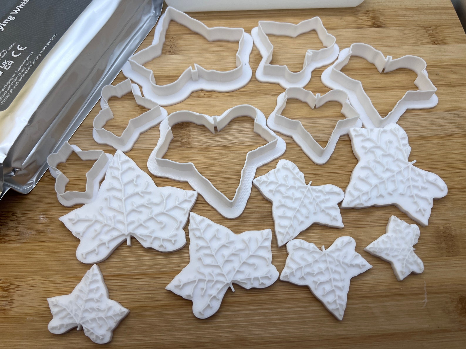 Ivy Leaf Shaped Cutter Set With Pattern Inserts, Set of 7 Different ...