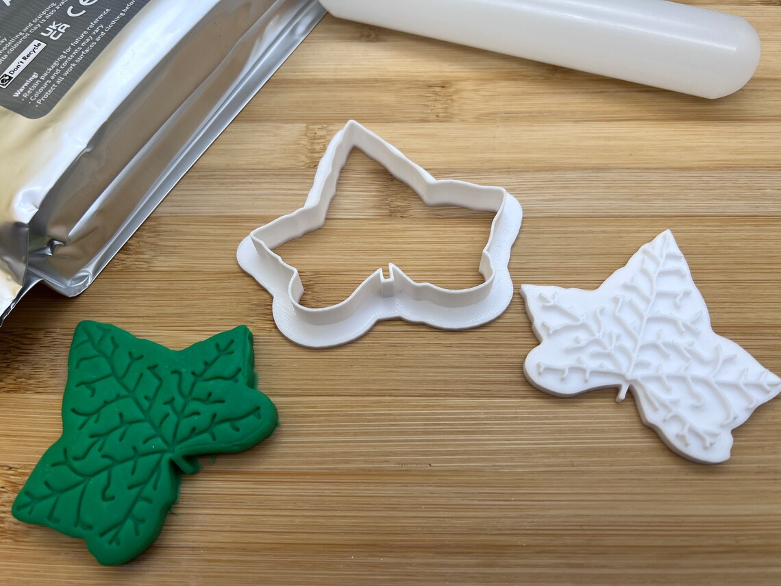 Ivy Leaf Shaped Cutter Set With Pattern Inserts, Set of 7 Different ...