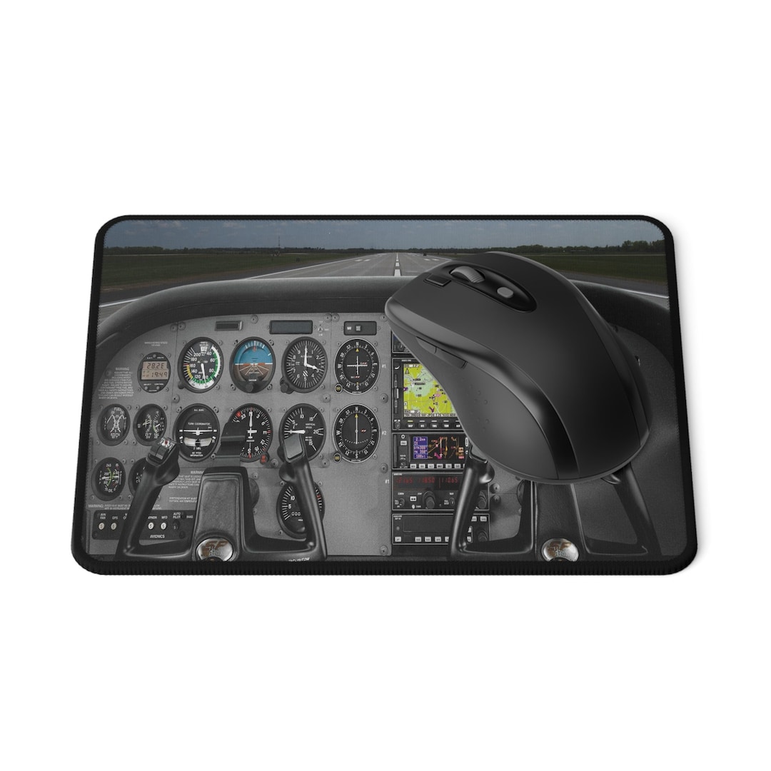 Cessna 172 Cockpit Mouse Mat - Aviator's Workspace, Aircraft Controls ...
