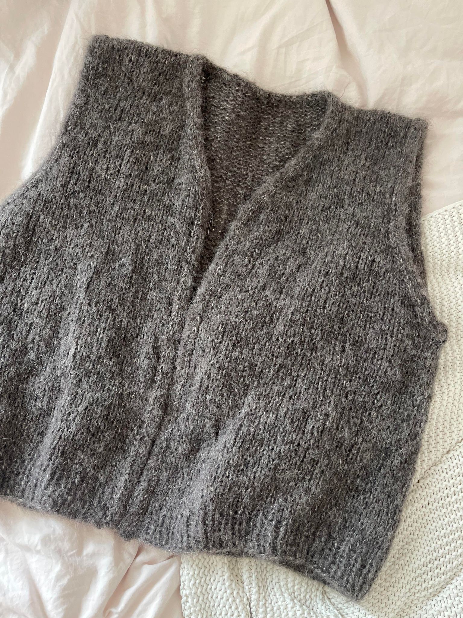 Avery Vest ENGLISH Knitting Pattern: Oversized Unisex Fluffy Top-down ...