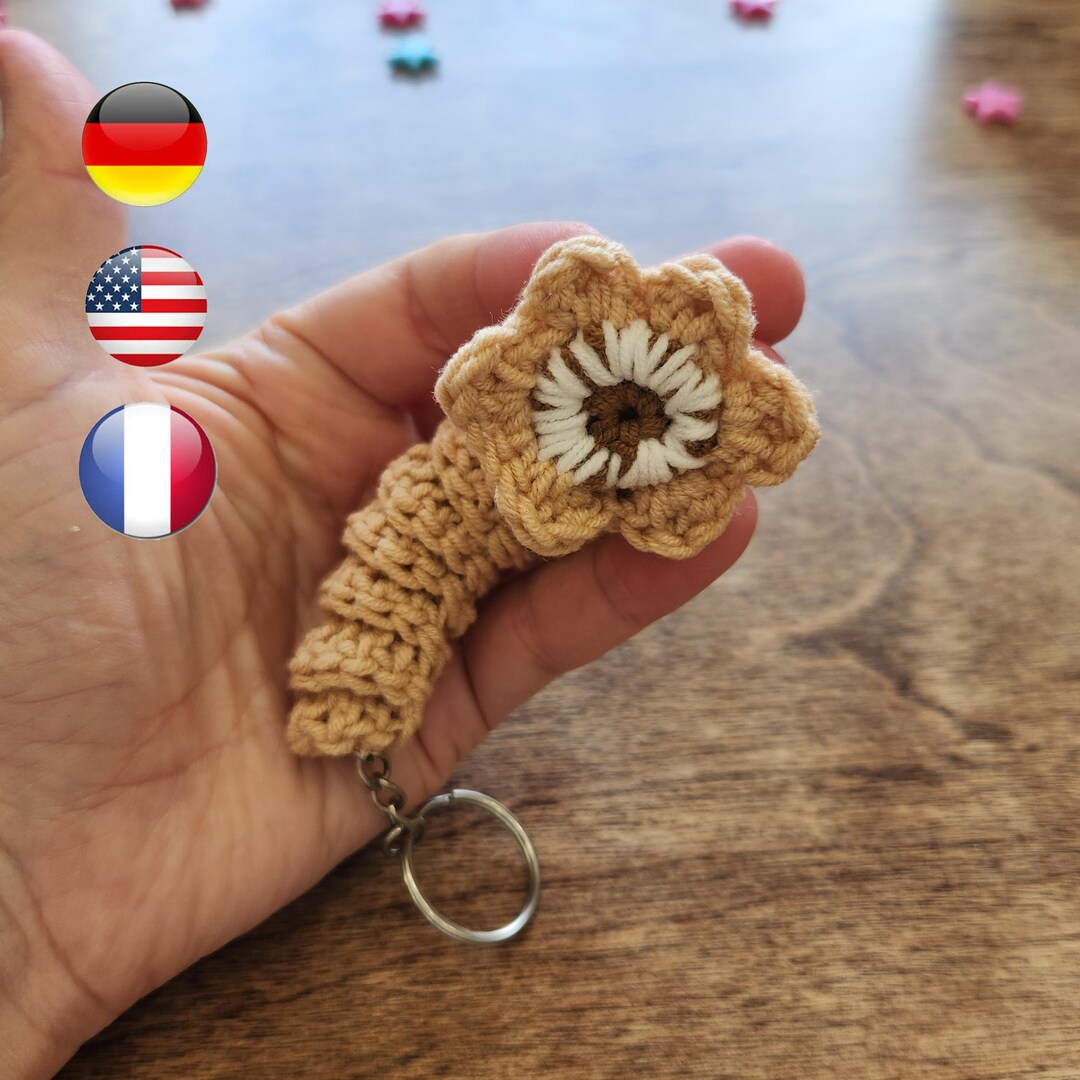 Keychain Crochet Pattern of Sandworm Low Sew Bag Charms PDF in English ...