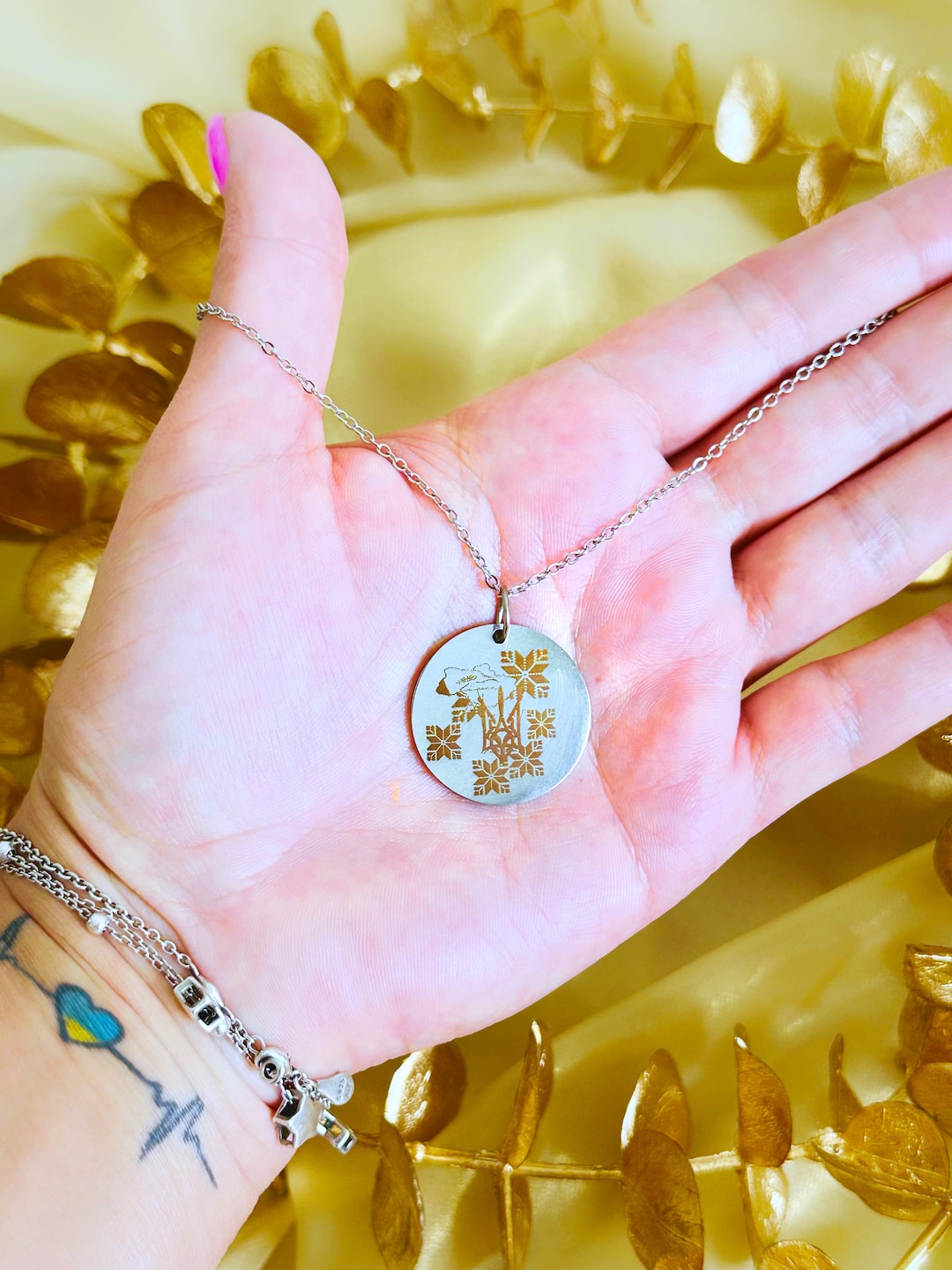 Ukrainian Symbolism Pendant,ukrainian Emblem,embroidery and Map of ...