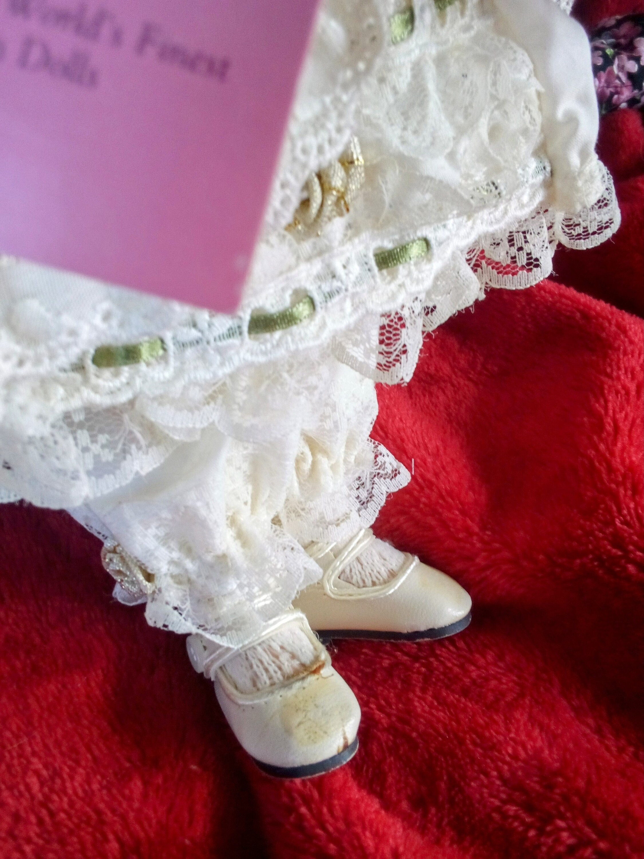 4 Leaf Clover Music Box Doll Paradise Galleries Irish Green Eyed Beauty ...