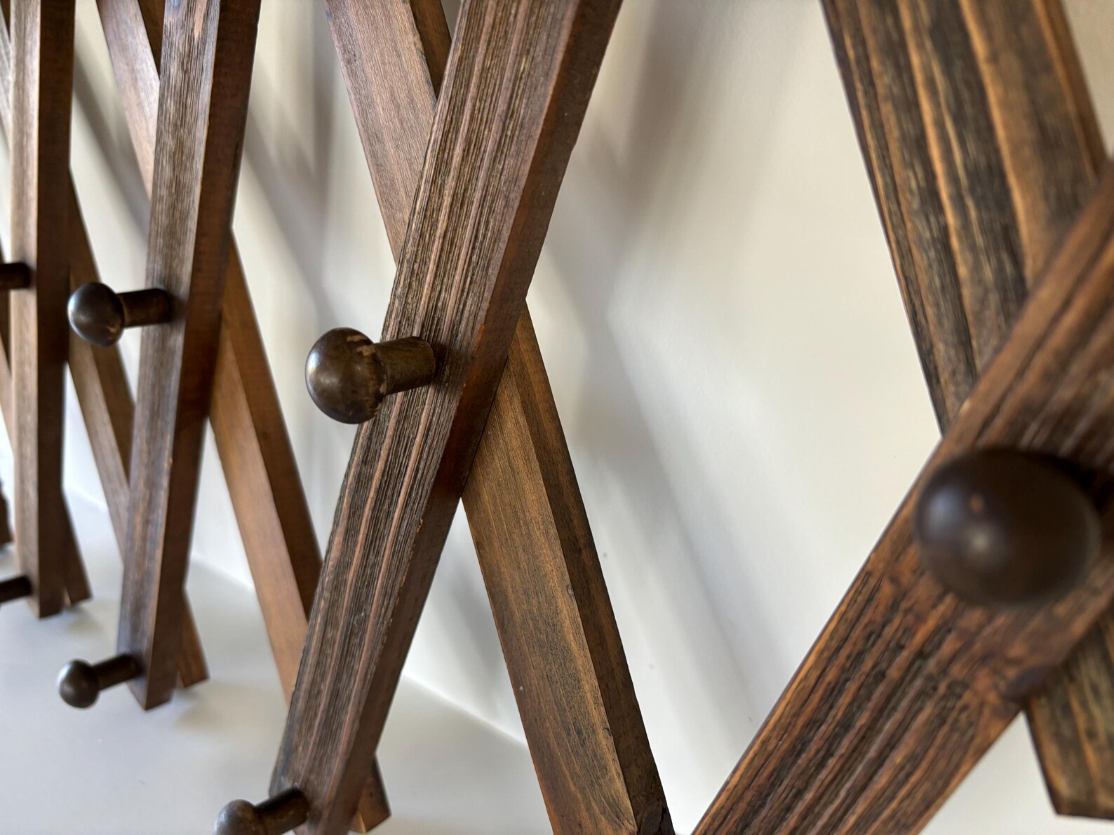 Large Rustic Wood Accordion Peg Rack 16 Pegs - Etsy