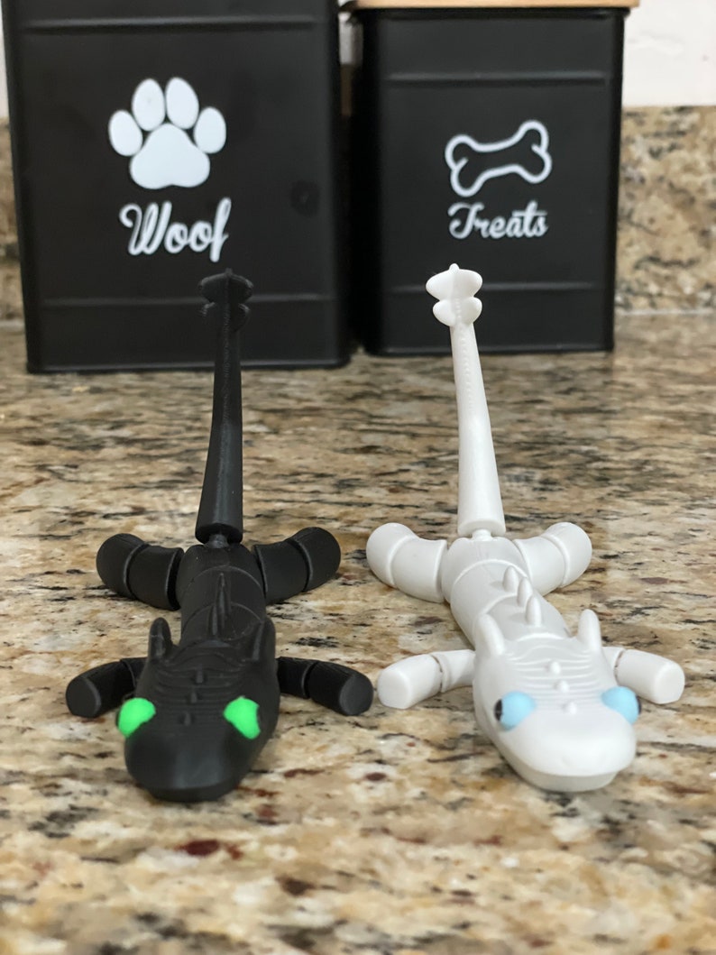 Dancing Toothless Meme Flexi Toy | How to Train Your Dragon-inspired ...