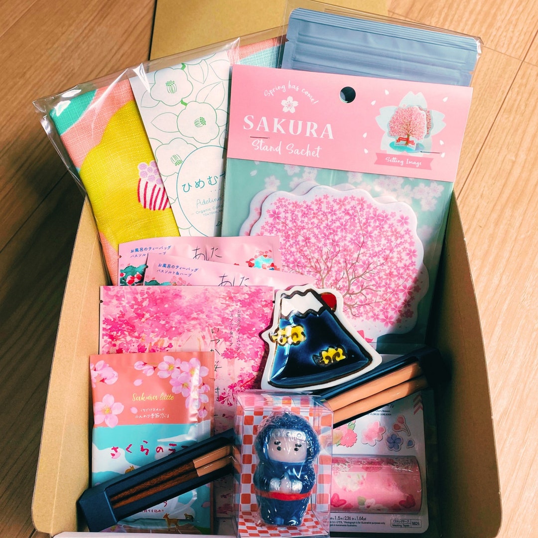 Tokyo Sakura Box 2024 for Japan Lovers Portable Chopsticks Kutani Plate ...