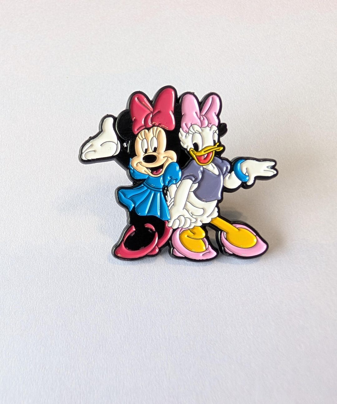 Minnie Mouse and Daisy Duck Best Friends 1.25" Tall Metal Enamel Pin - Etsy