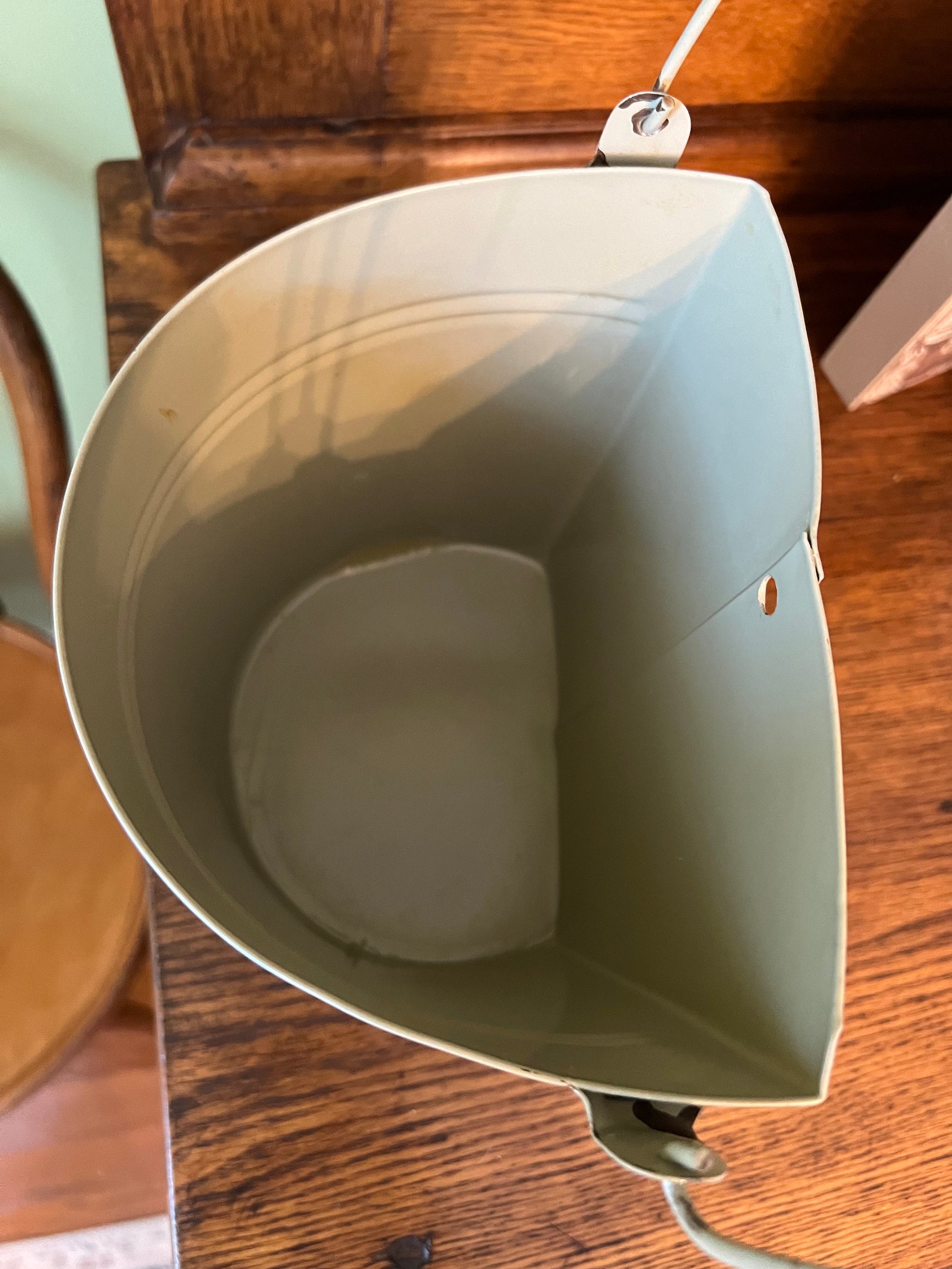 Metal Bucket Wall Planter Flat Back With Handle, Vintage Green and Gold ...