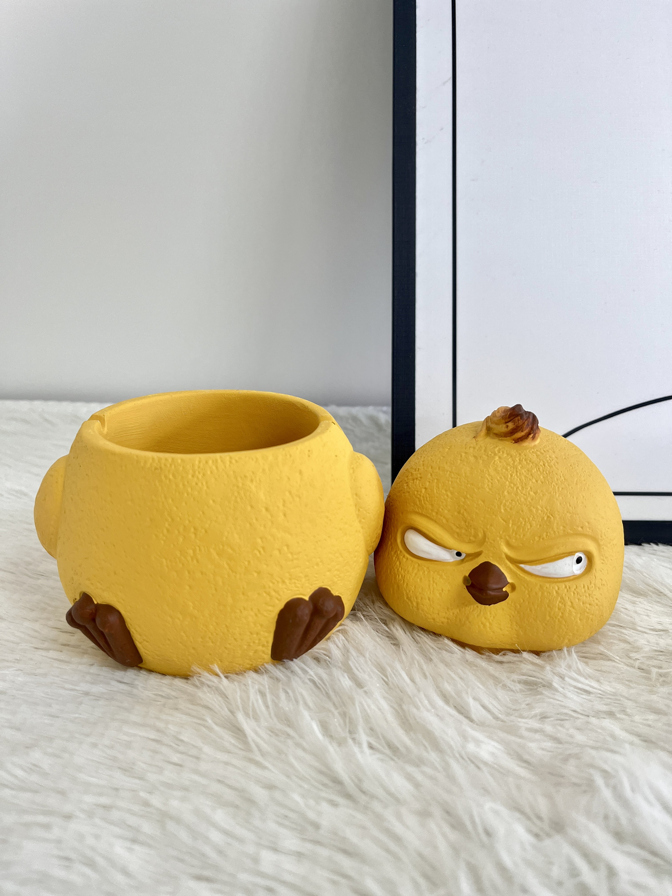 The Cute Chicks Ashtray of the Ashtray With a Lid Resin is Used for the ...