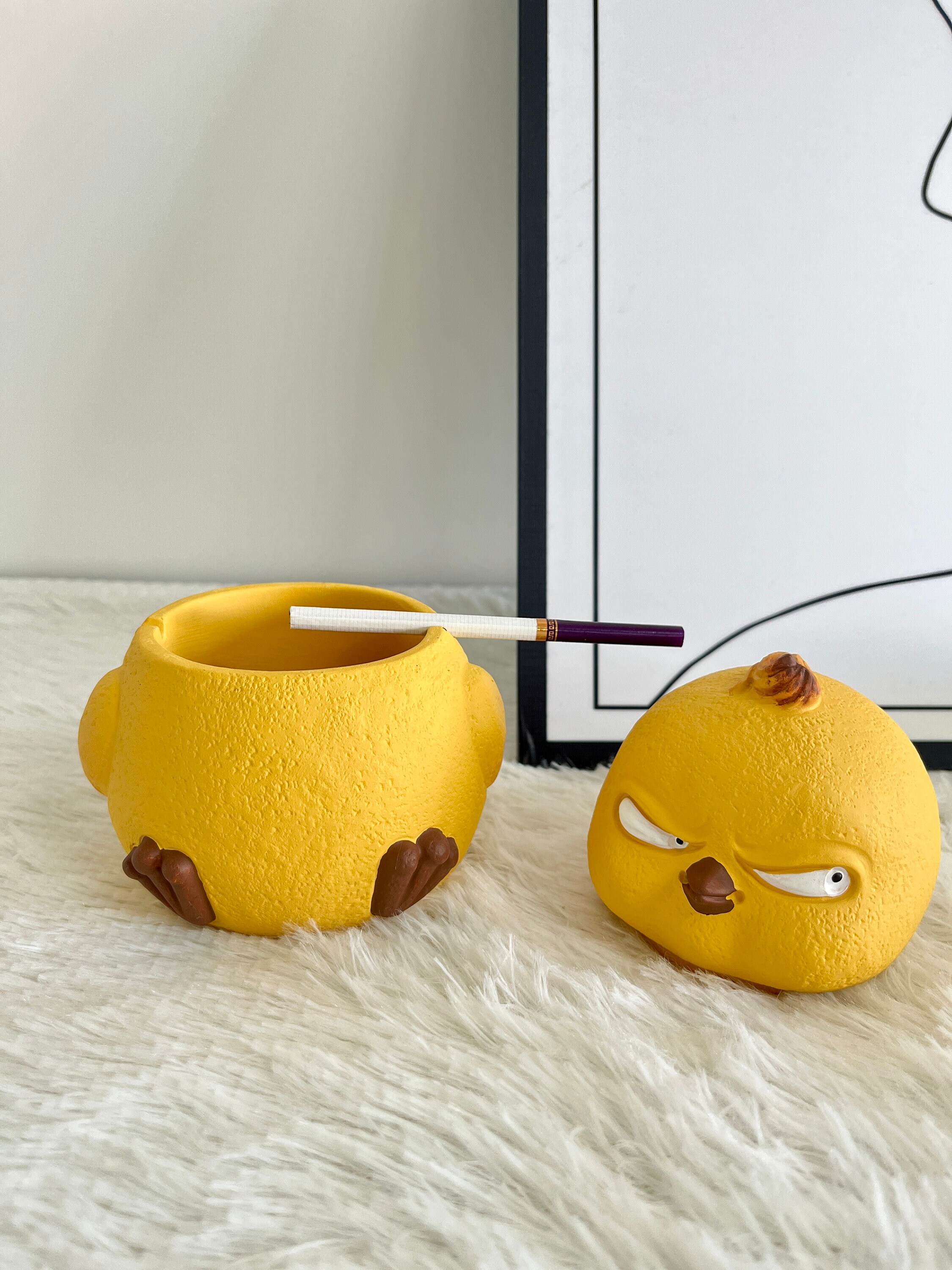 The Cute Chicks Ashtray of the Ashtray With a Lid Resin is Used for the ...