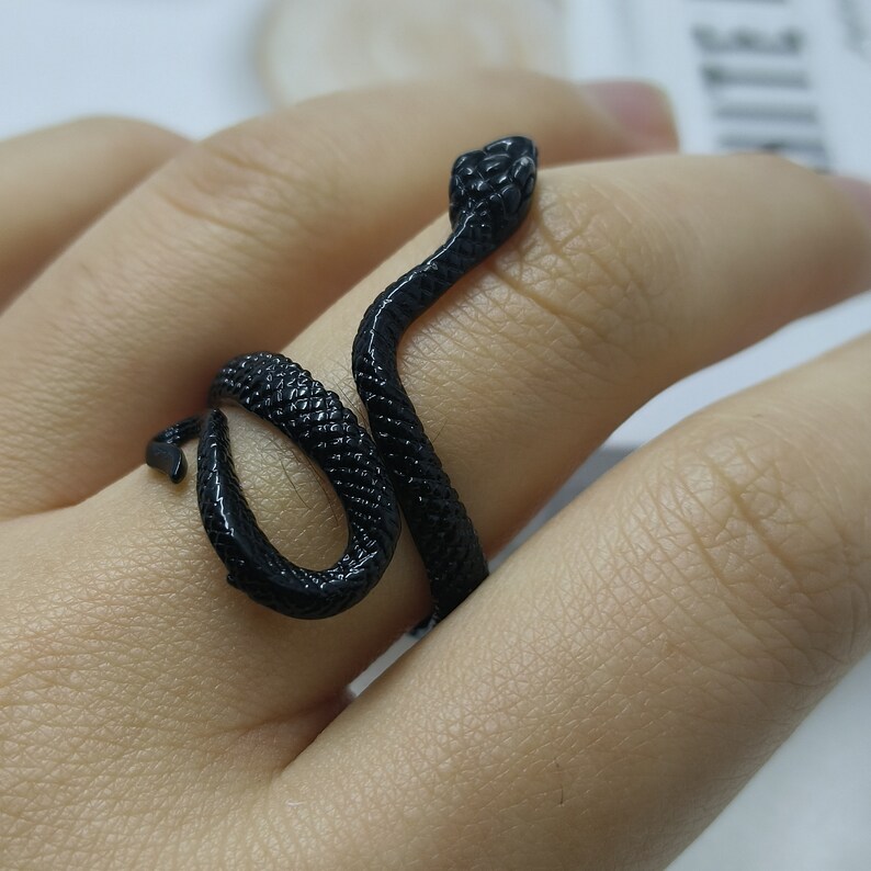 Punk Gothic Snake Rings for Men Women Serpent Finger Wrap Ring Cool ...