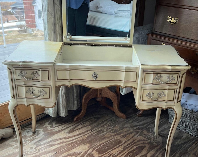 Hot Pink Vanity - Etsy