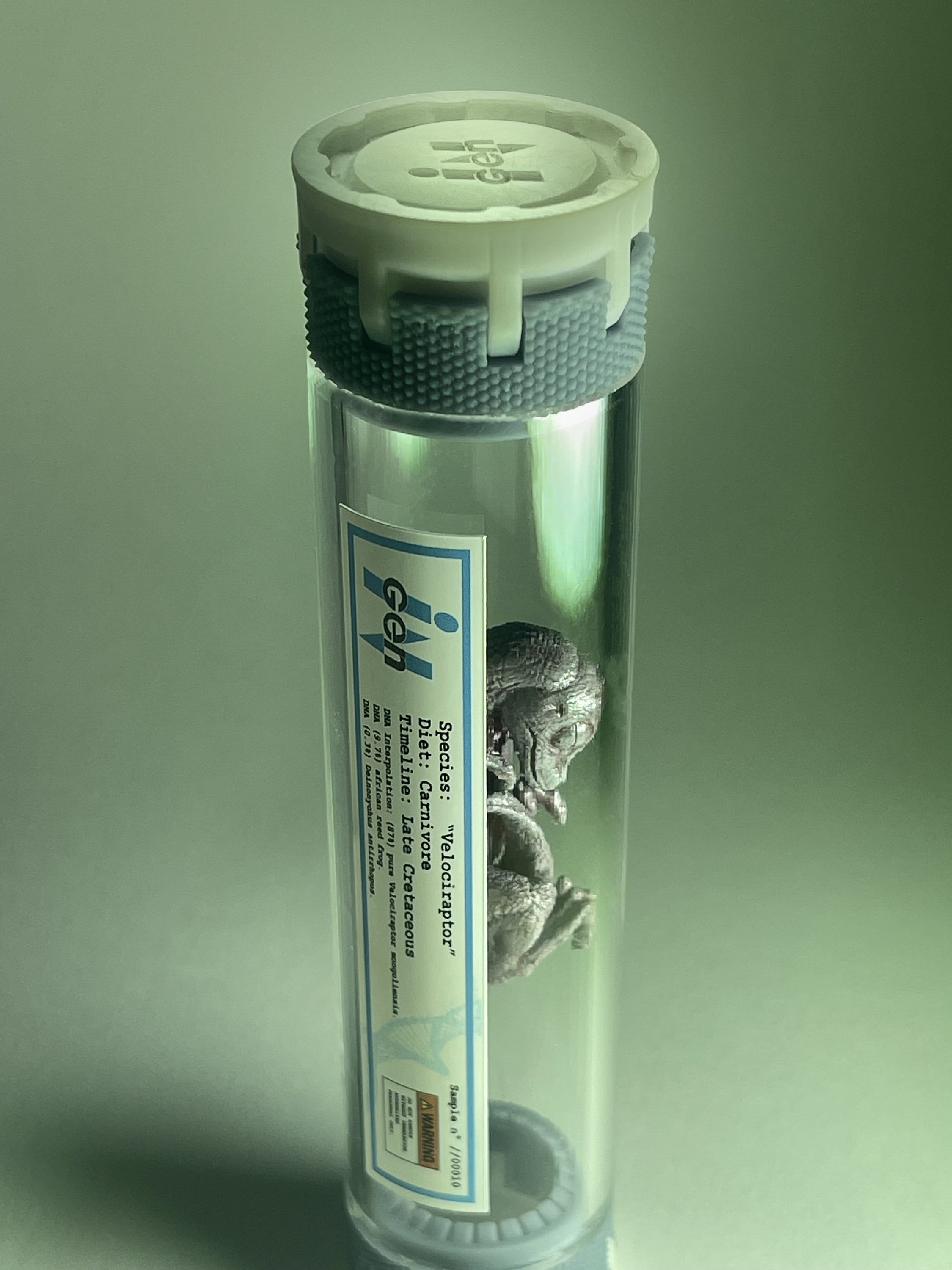 Jurassic Park velociraptor Dinosaur Embryo In-gen Laboratory Capsule ...