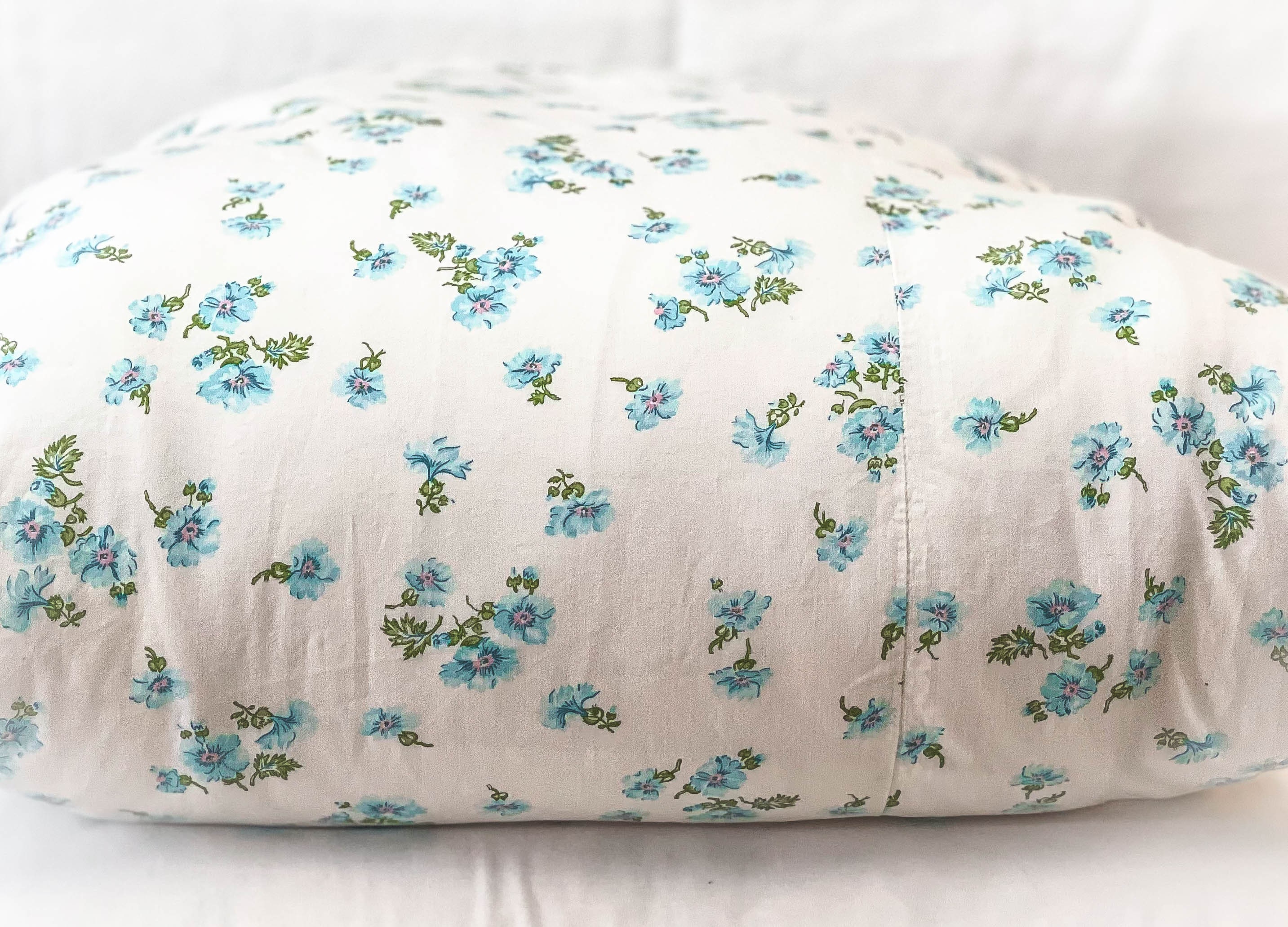 Cozy and Warm Vintage 1950s Homemade Duvet Turquoise Wildflower Design ...
