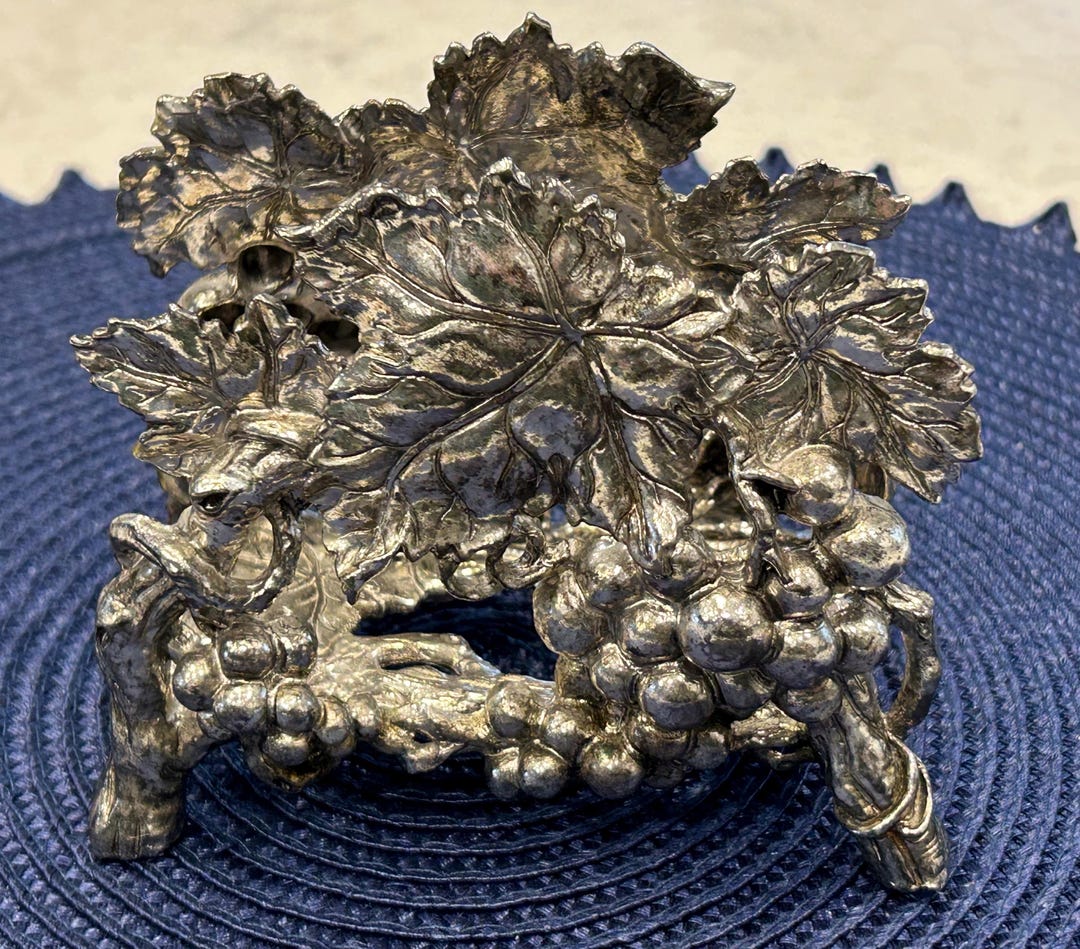 Vintage Arthur Court 2001 Grapes and Vine Napkin/mail Holder - Etsy