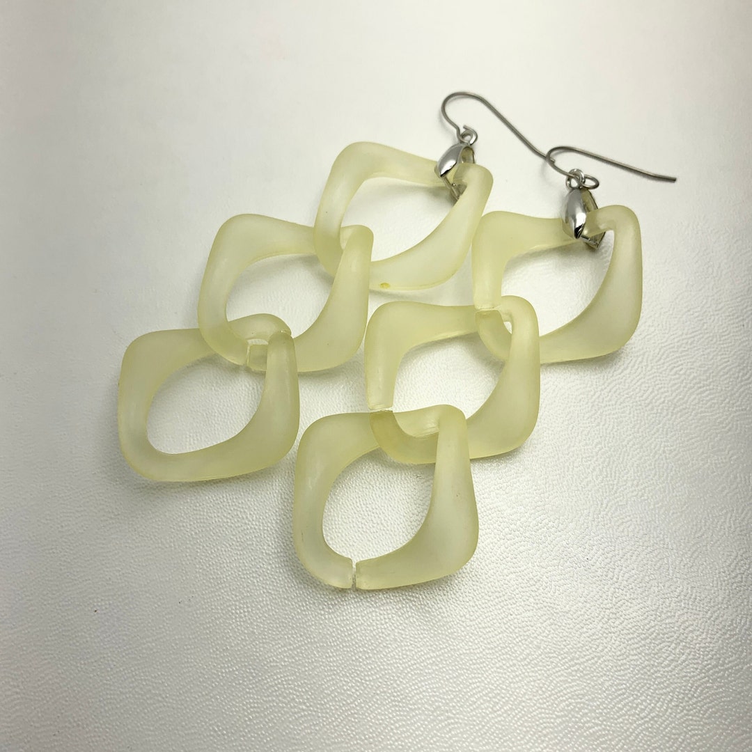 Vintage 1960's Lucite Chunky Curved Chain in Matte Frosted Pale Yellow ...