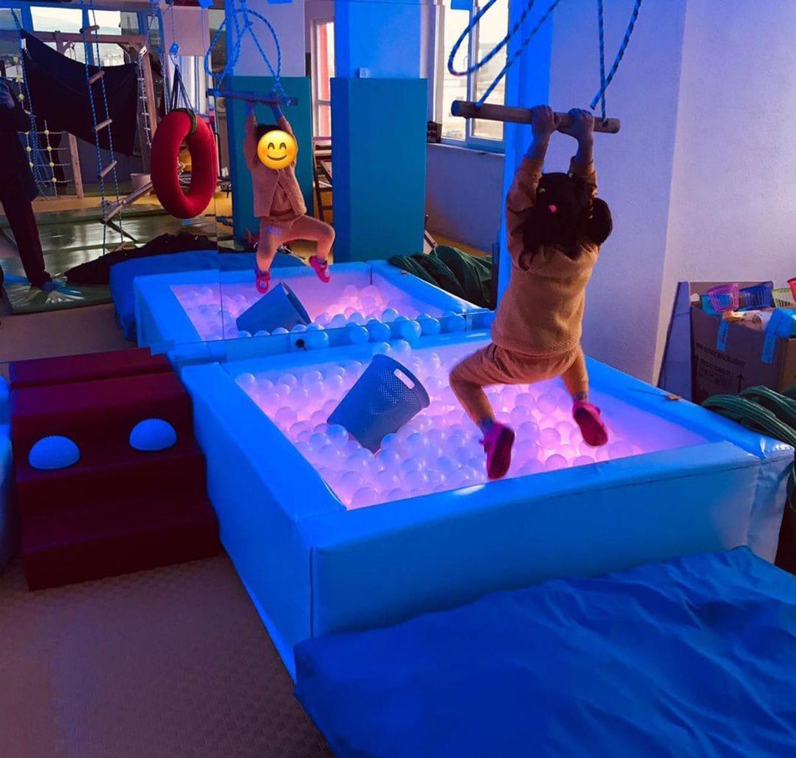 LED Lighted Ball Pit, Soft Play Ball Pool, Children's Ball Pit, Baby ...