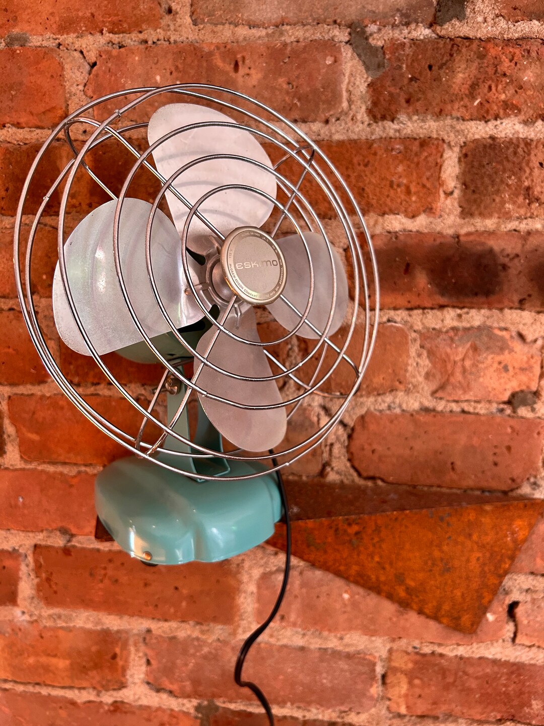 C.1950's ESKIMO 081002 Table Desk 9” Fan 30 Watt Turquoise Blue ...