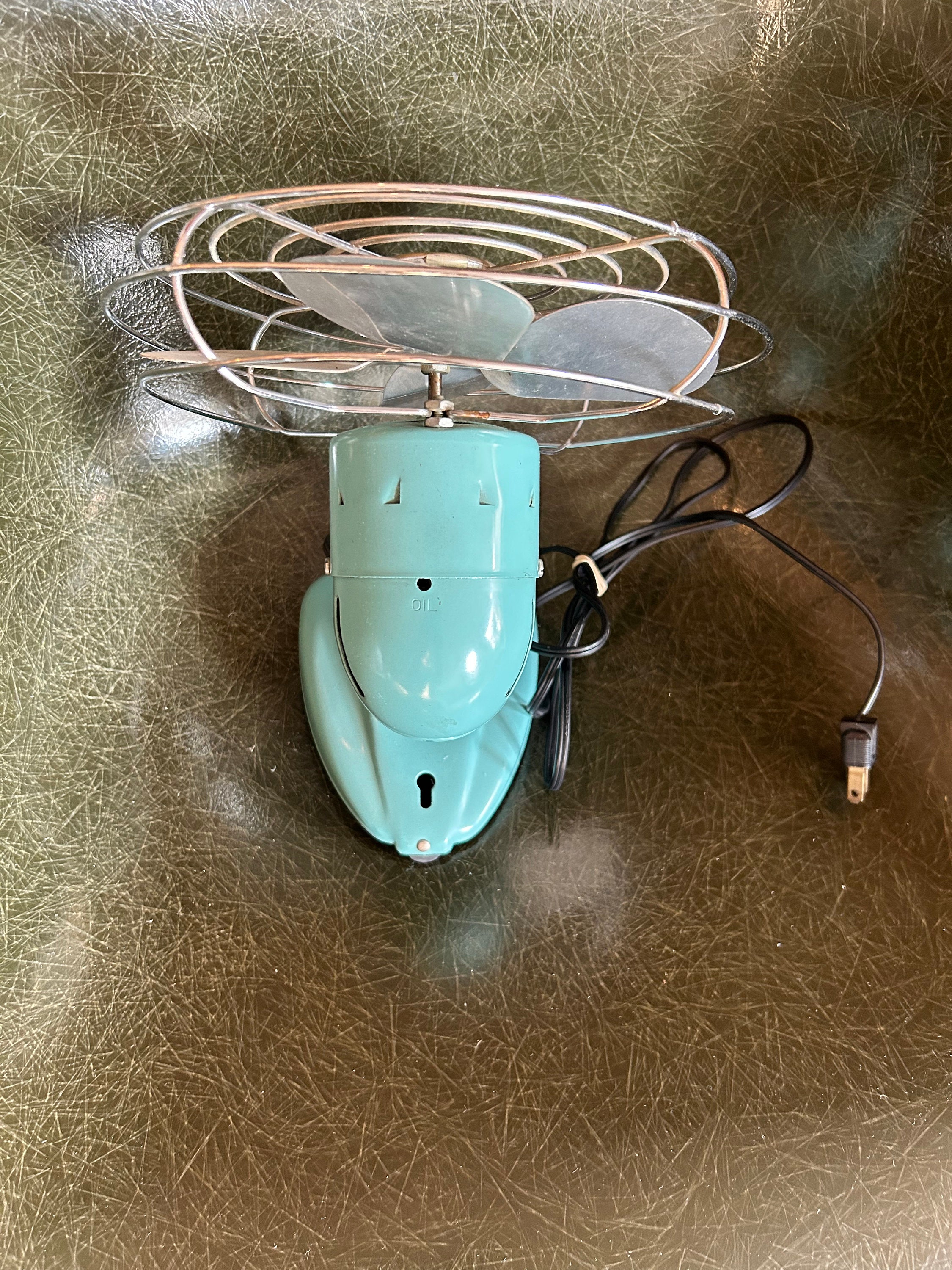 C.1950's ESKIMO 081002 Table Desk 9” Fan 30 Watt Turquoise Blue ...
