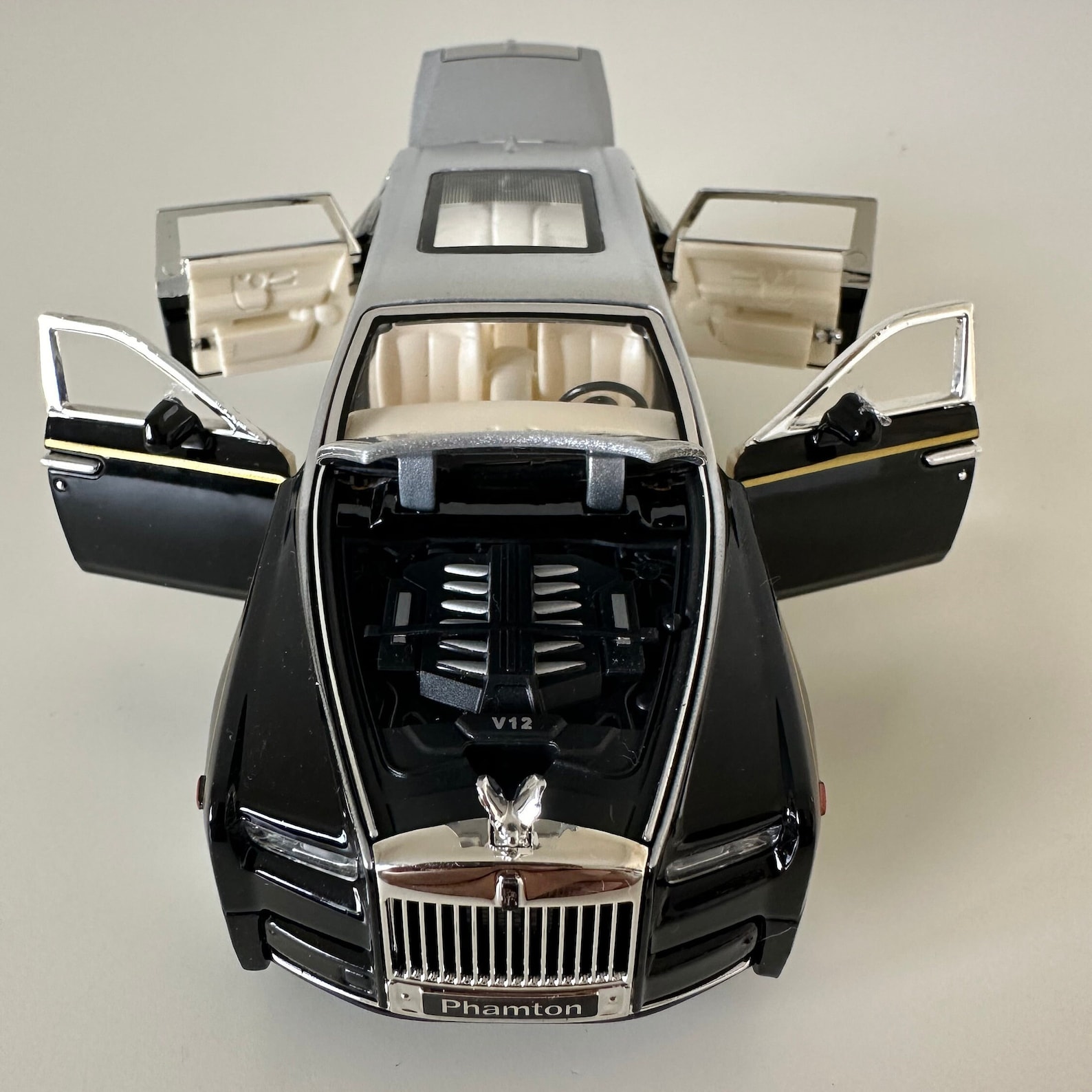 1:32 Rolls Royce Phantom Alloy Model Car - Alloy Diecasts Gifts for ...