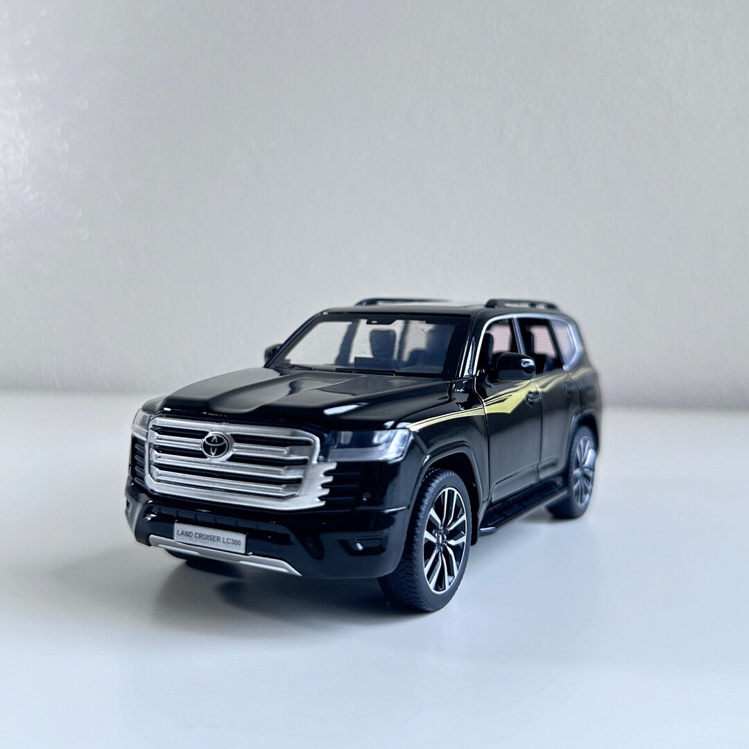 1:32 Toyota LAND CRUISER LC300 Alloy Model Car - Alloy Diecasts for ...