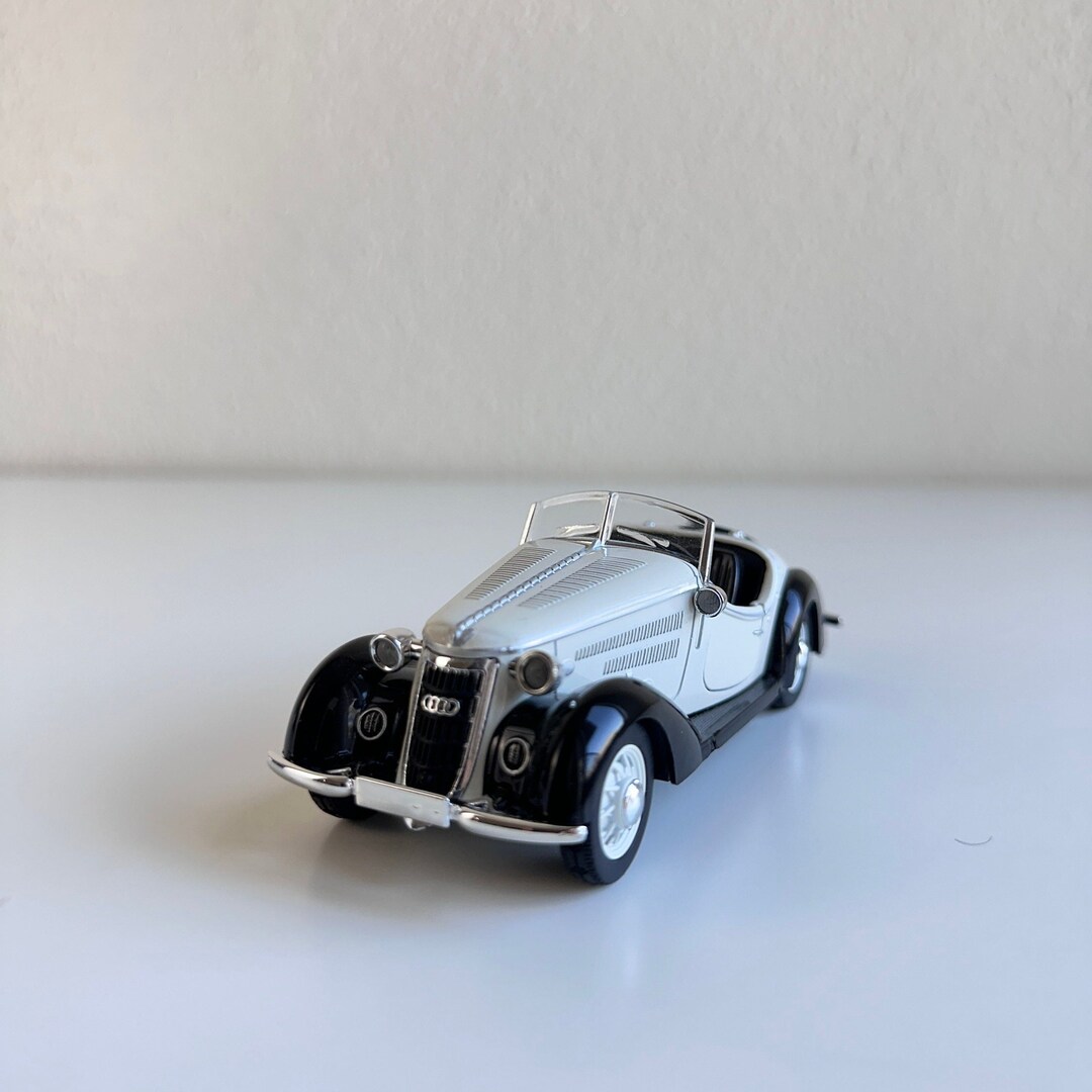 1:32 Audi Wanderer W25K Roadster Alloy Model Car White Diecasts for Collectors Gifts for Car ...