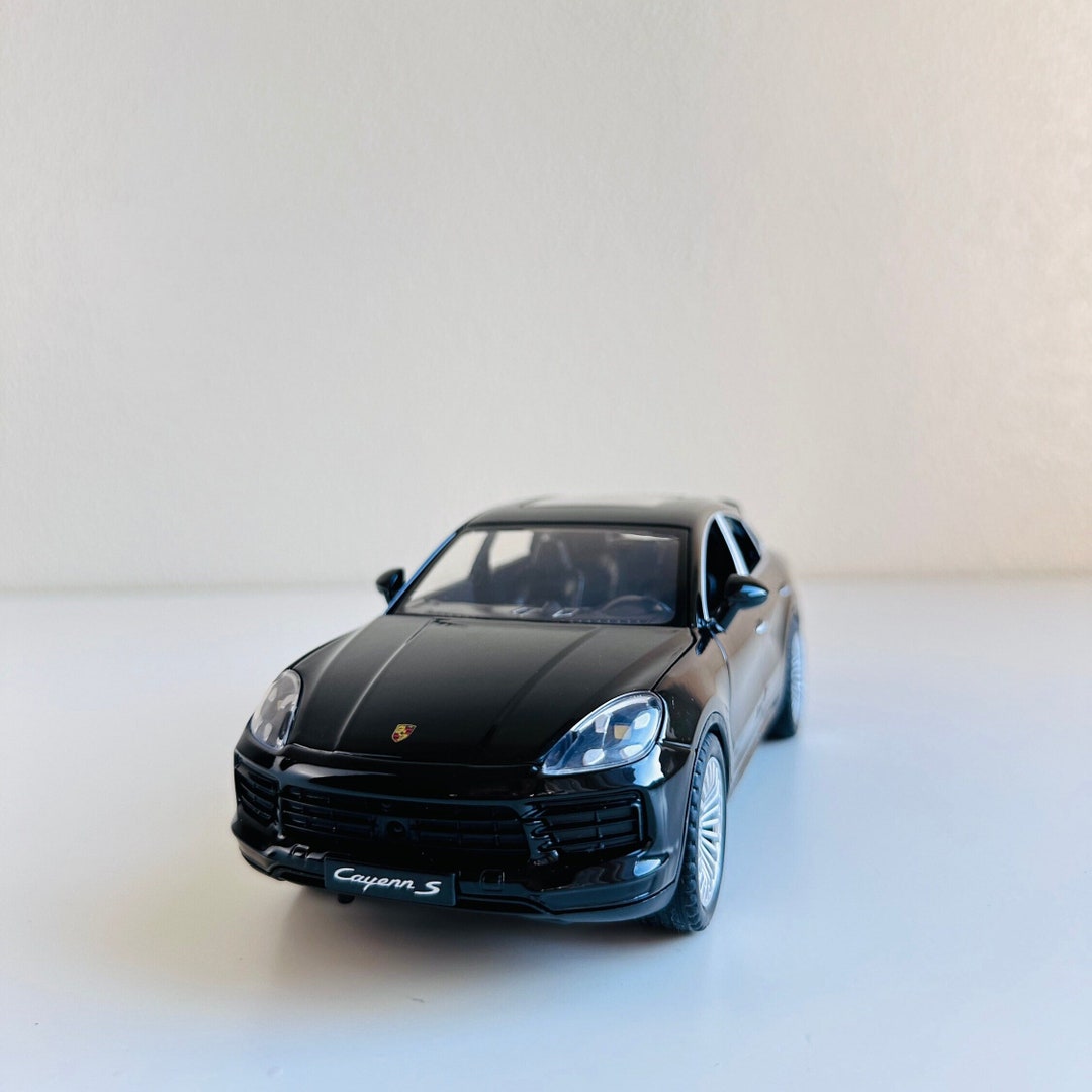 1:24 Porsche Cayenne S Alloy Model Car - Alloy Diecasts Gifts for Boys ...