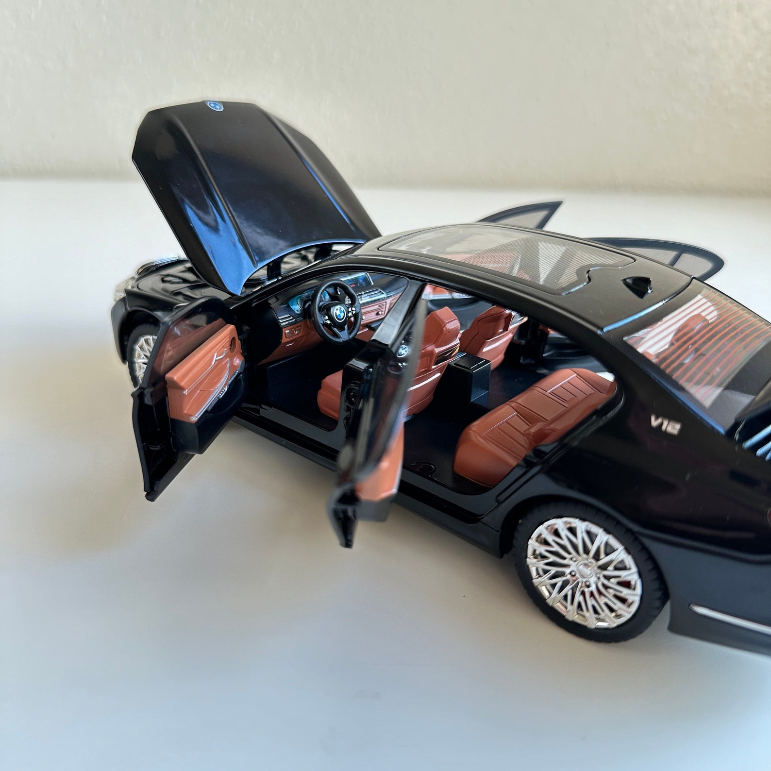 1:24 BMW 760i 7 Series Alloy Model Car - Alloy Diecasts Gifts for Boys ...