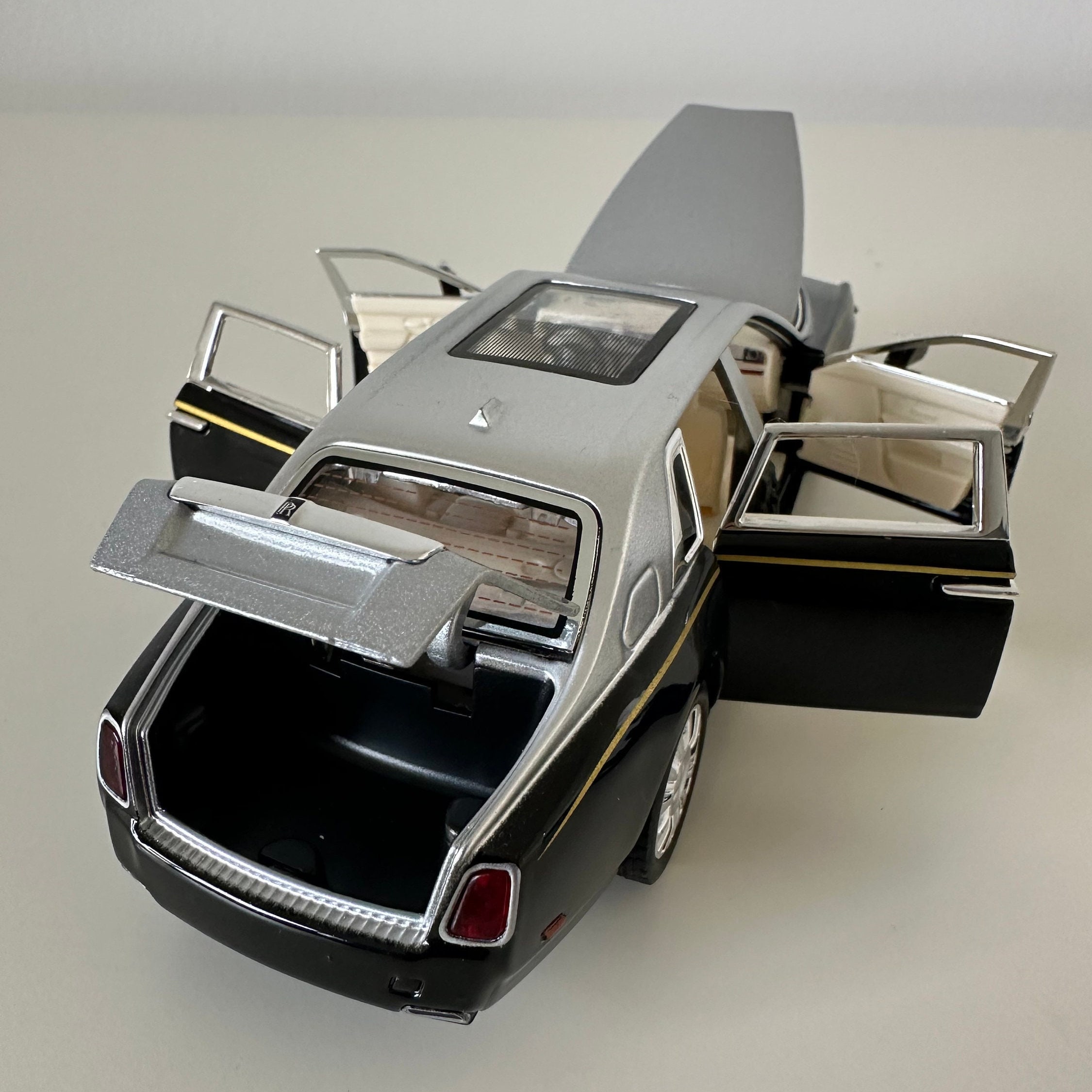 1:32 Rolls Royce Phantom Alloy Model Car - Alloy Diecasts Gifts for ...