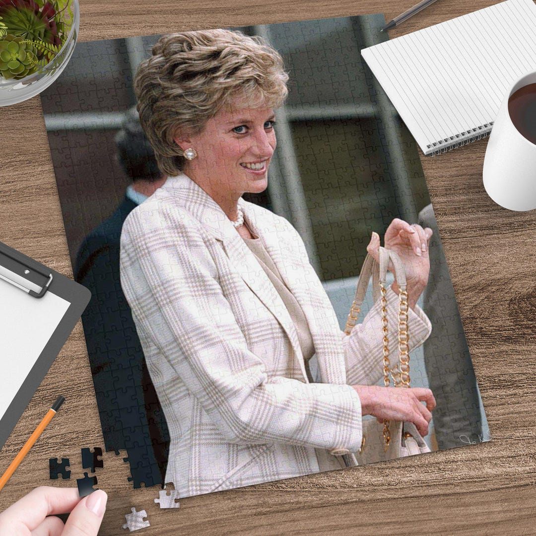 Princess Diana Iconic Smile Puzzle, 520 Piece Jigsaw Puzzle for Adults ...