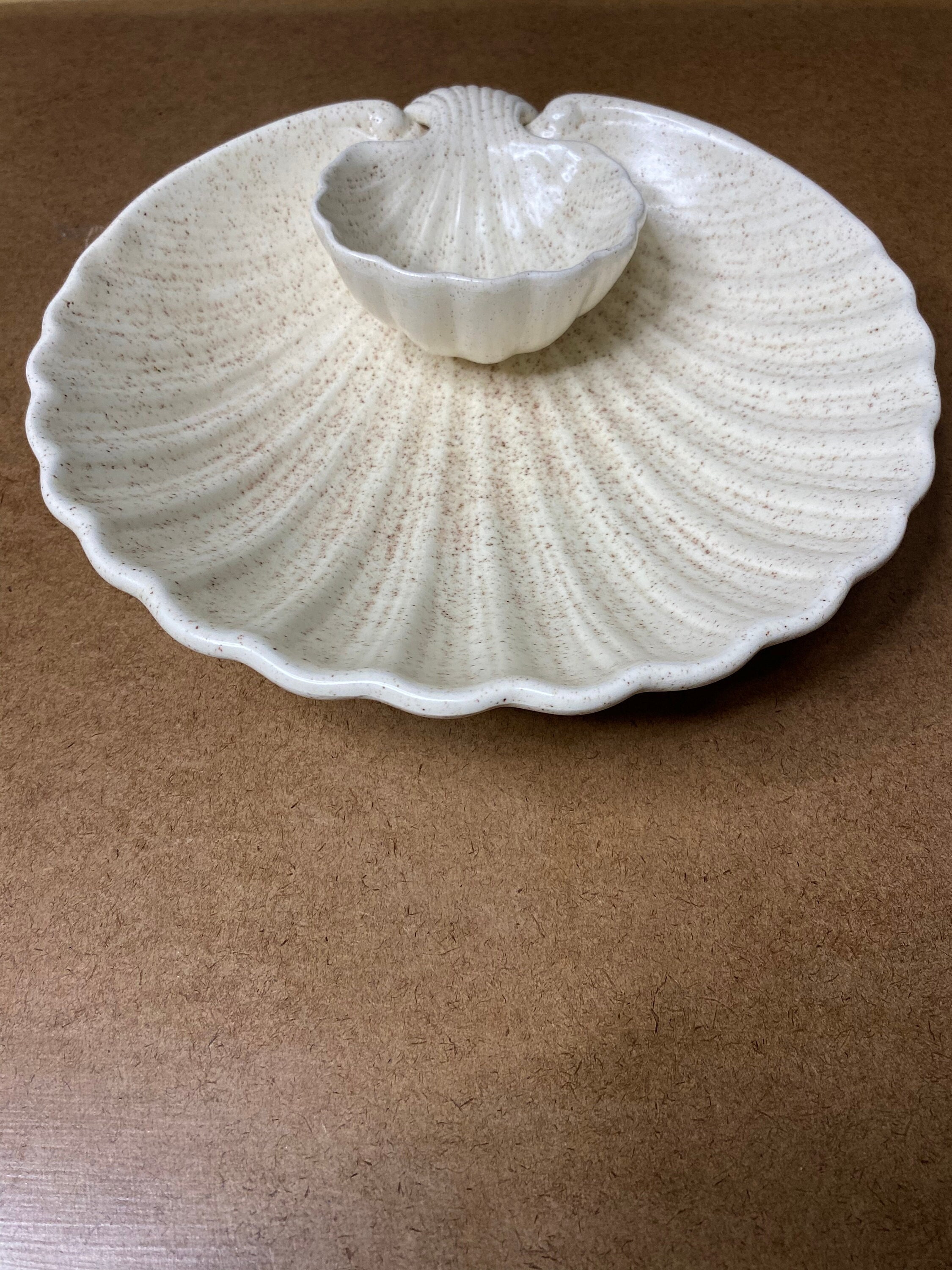 Vintage Hobbyist Chip & Dip Set Clam Shell 2 Piece Ceramic Ivory and ...