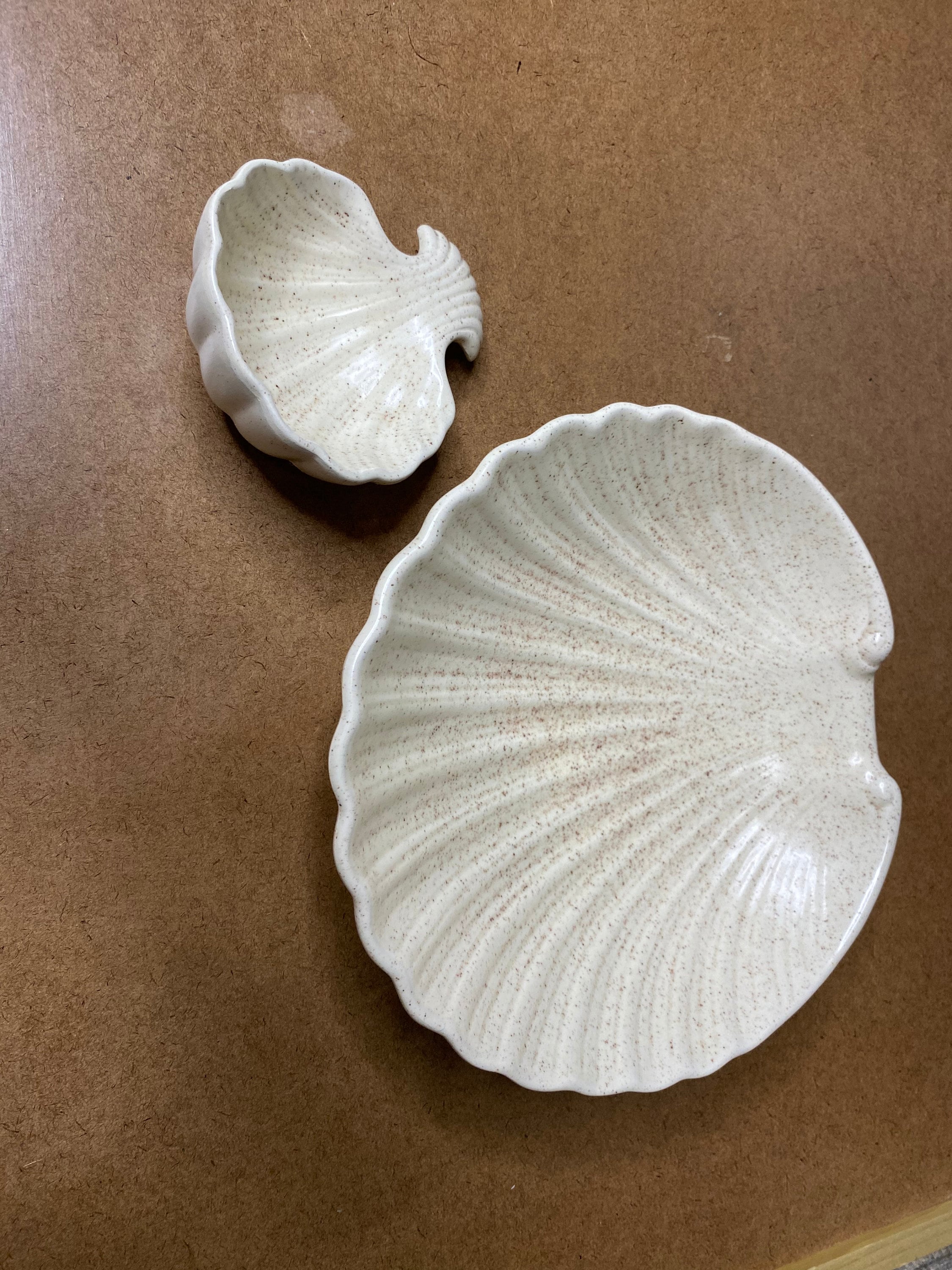 Vintage Hobbyist Chip & Dip Set Clam Shell 2 Piece Ceramic Ivory and ...