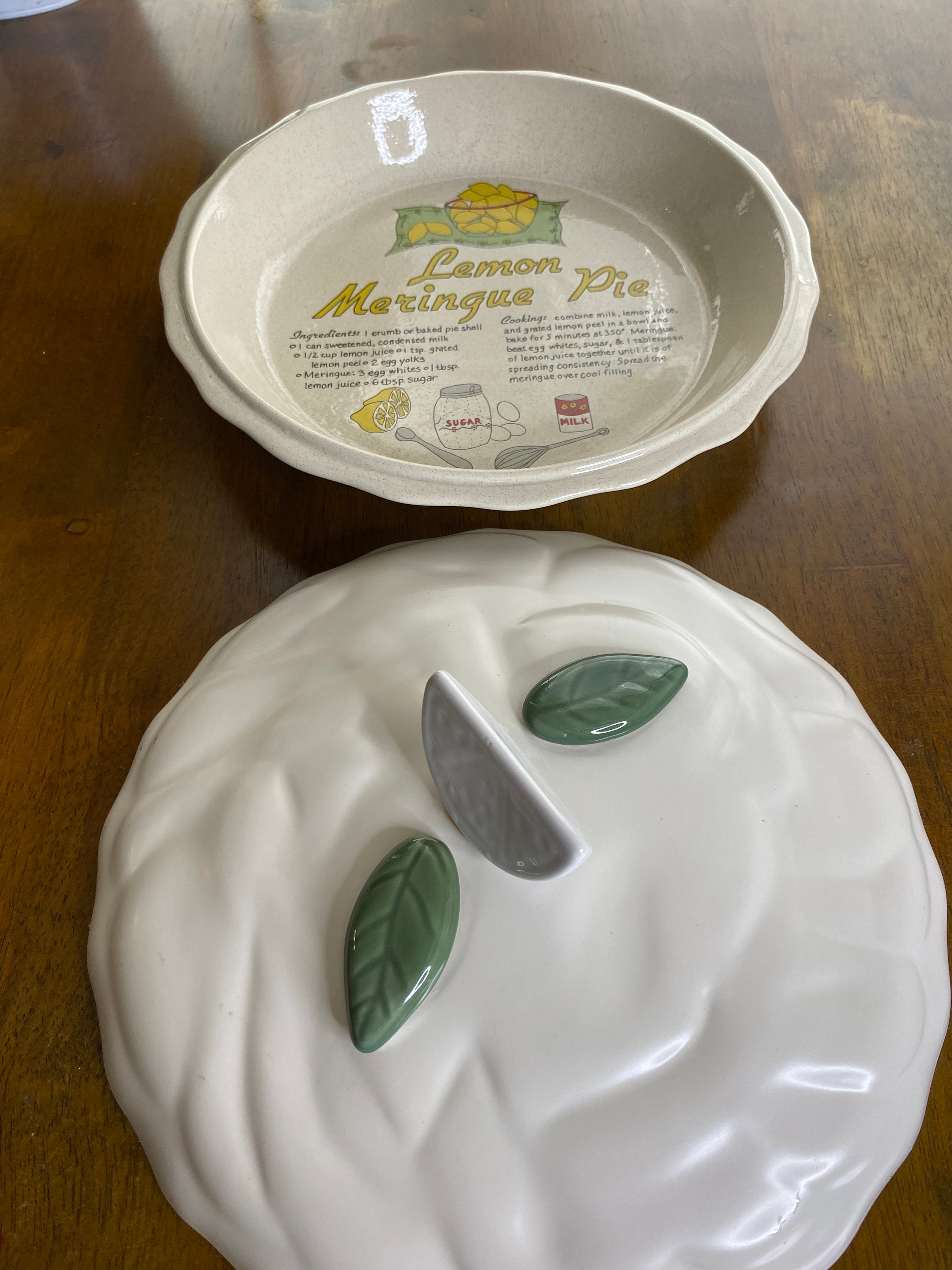 Vintage Lemon Meringue Pie Keeper Covered Ceramic Pie Dish Dessert ...