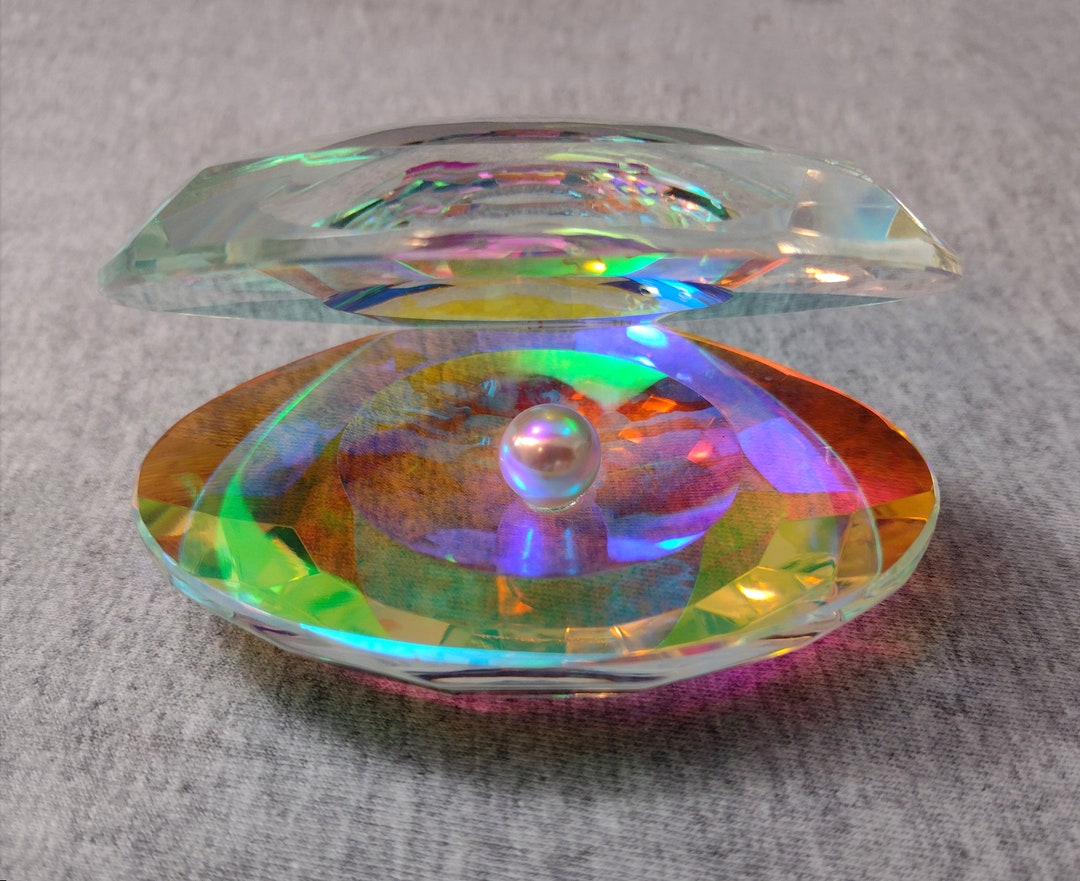 OLEG CASSINI Crystal Cut Iridescent Glass Oyster + Pearl Paperweight ...