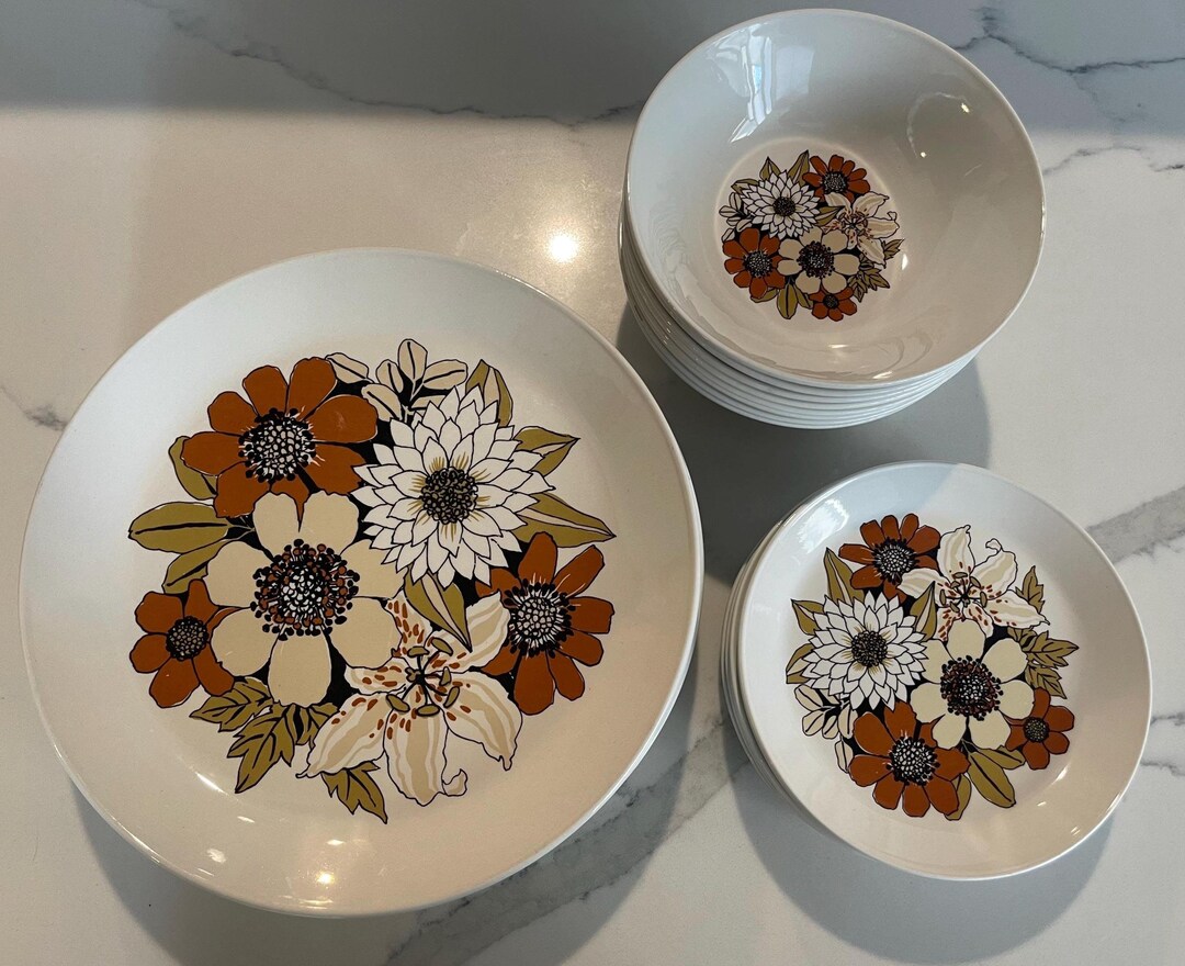 Set of 24 Johnson Bros. Lausanne Pattern, Made in England, 8 Dinner ...