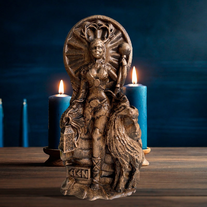 Elen of the Ways - Etsy