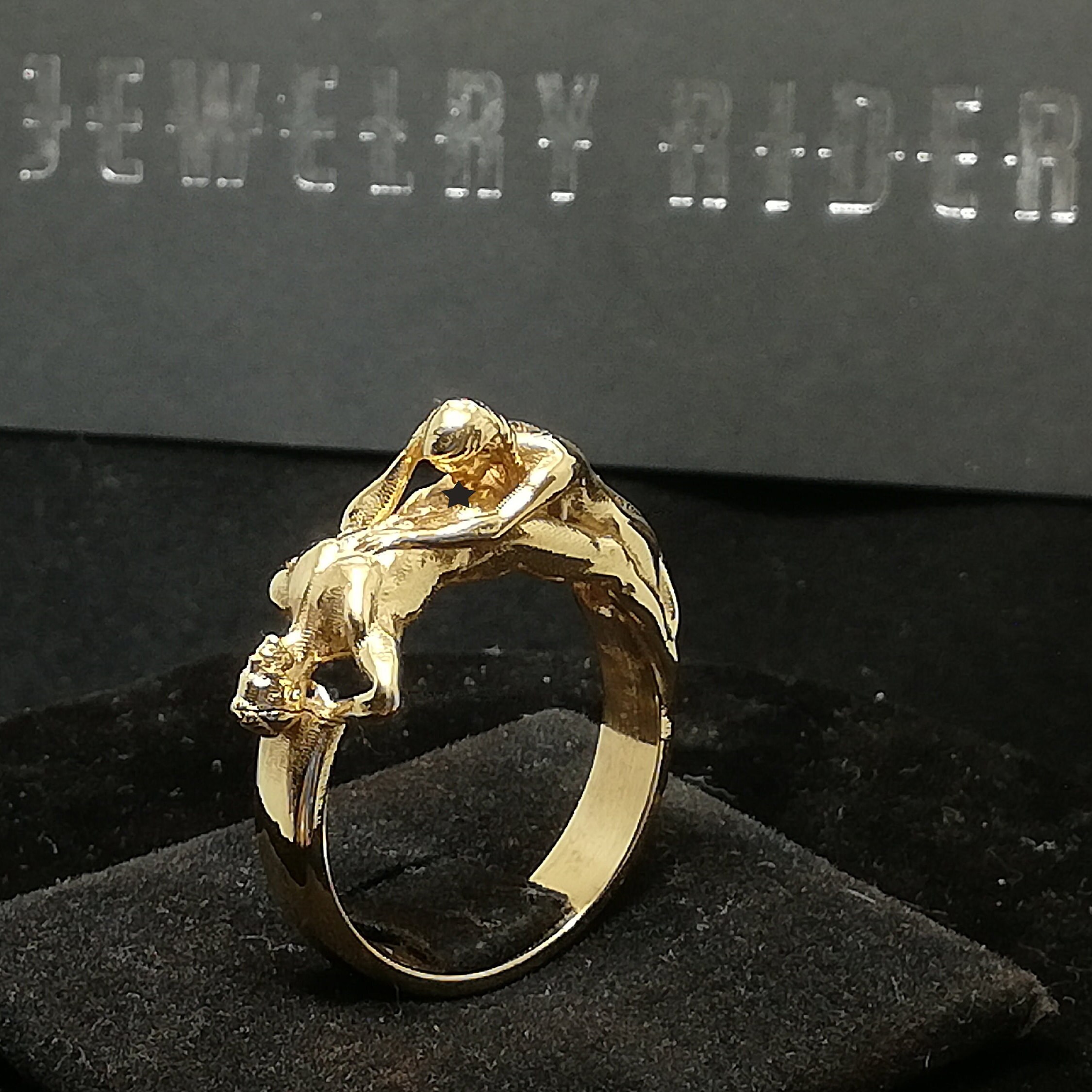 A Couple in Two-4-one Head Style Position Statement Ring. Kinky ...