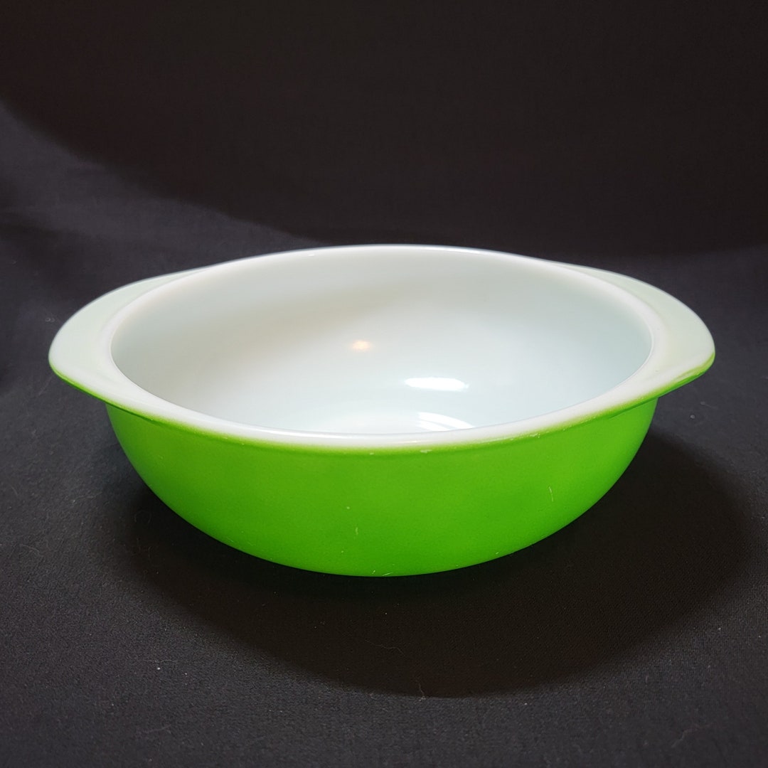 Pyrex, Green Round Casserole Dish, #024, 2 Quart - No Lid (promotional ...