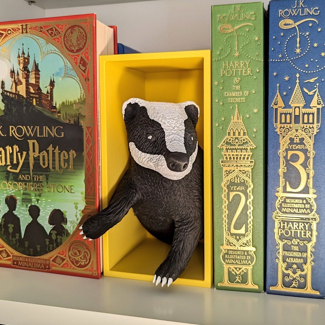 Badger Book Nook | Magical School | Witchcraft and Wizardry| Bookends ...