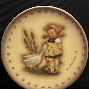 MJ Hummel Reproduction Miniature Plates (1971-74 Motifs Reproduced 1995 ...