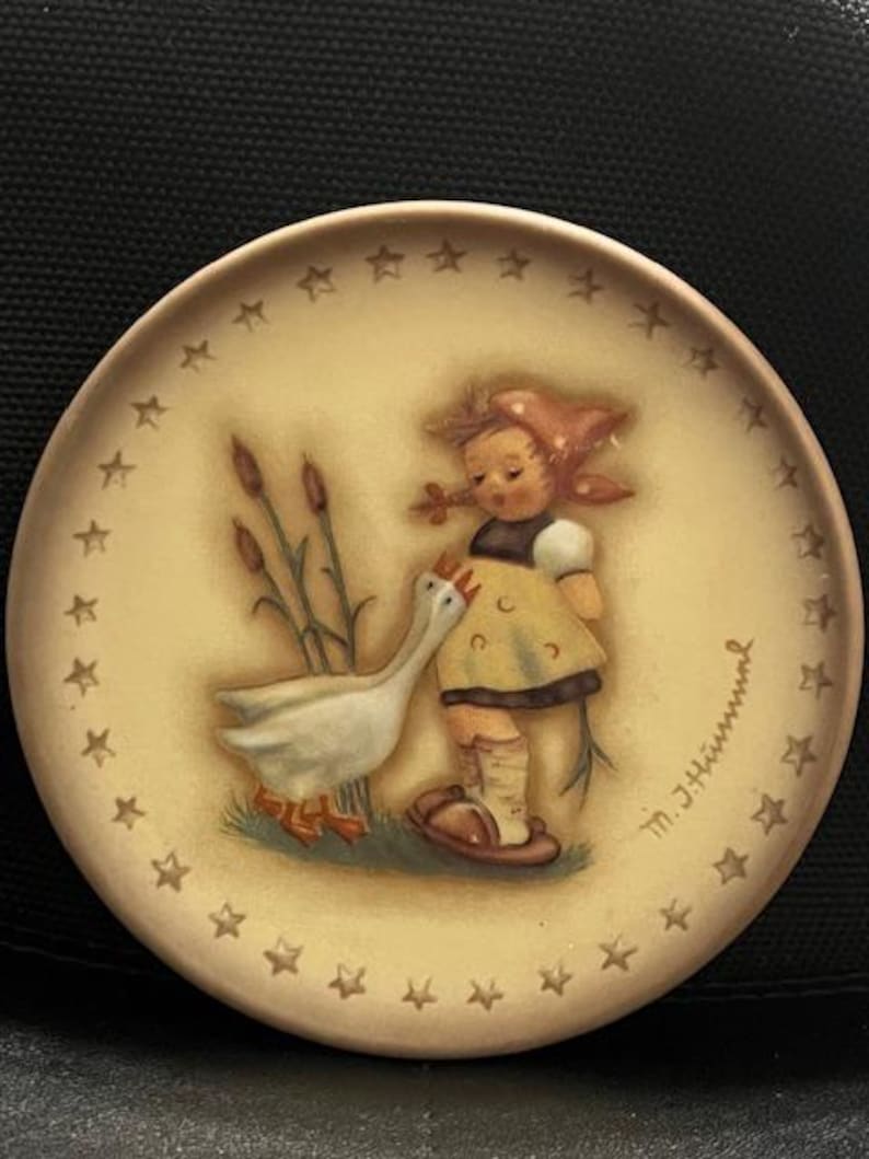 MJ Hummel Reproduction Miniature Plates (1971-74 Motifs Reproduced 1995 ...