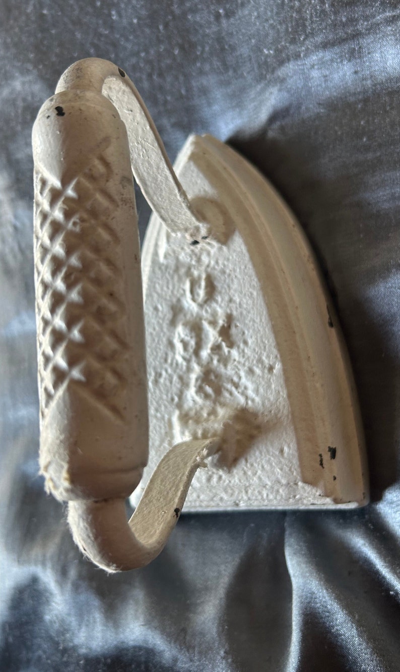 Vintage 1940s SAD Iron - Etsy