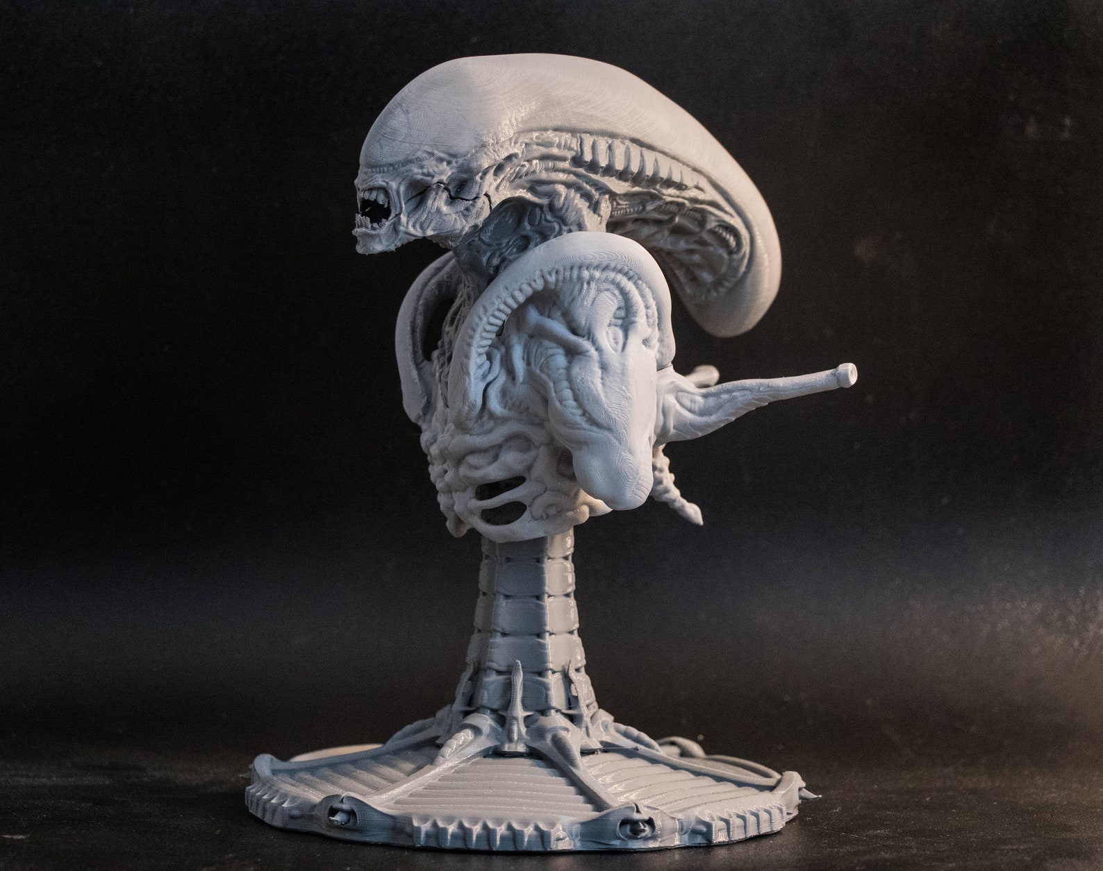 Unpainted Alien Bust Statue - Etsy