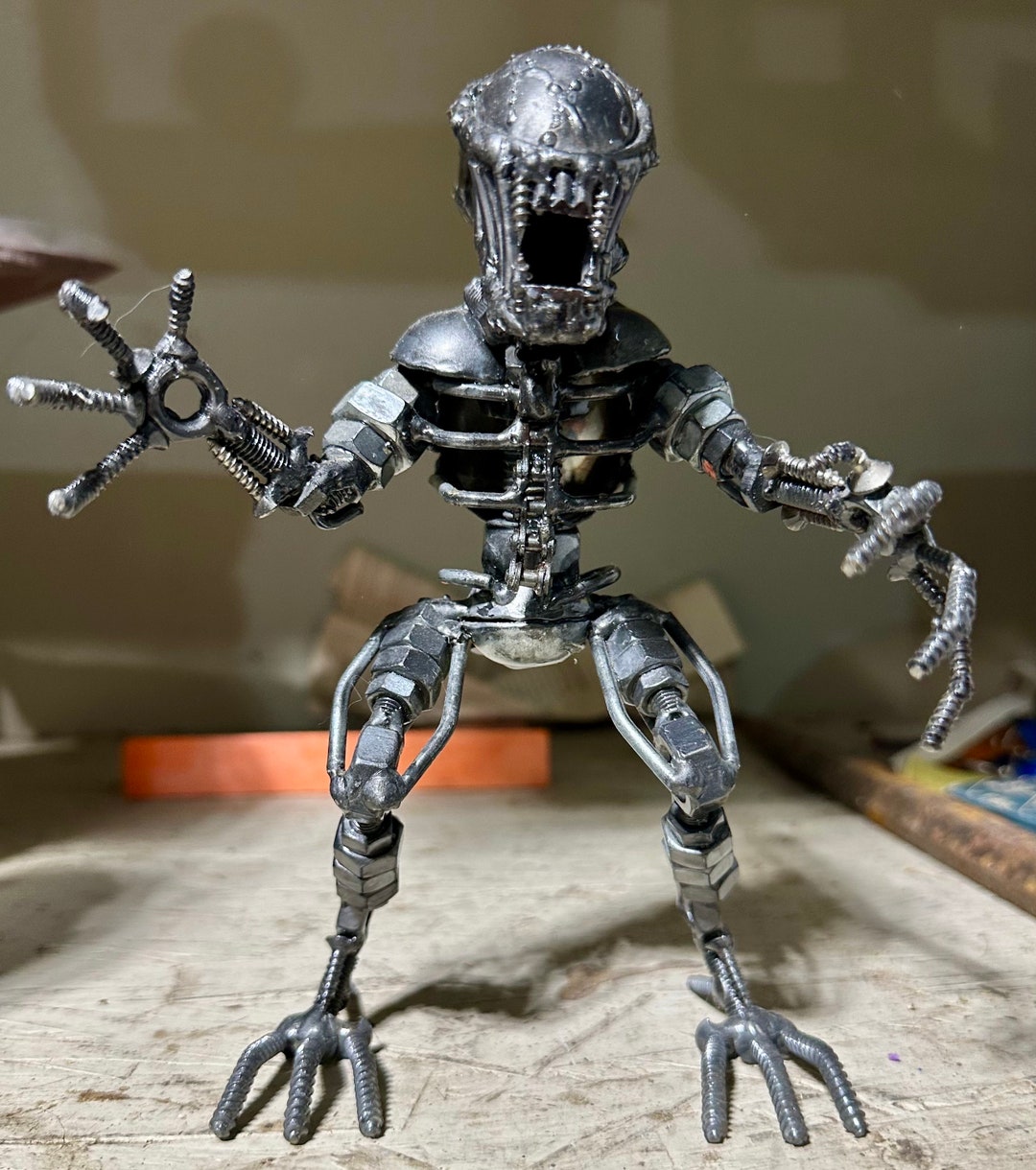 Xenomorph alien Metal Desk Sculpture - Etsy