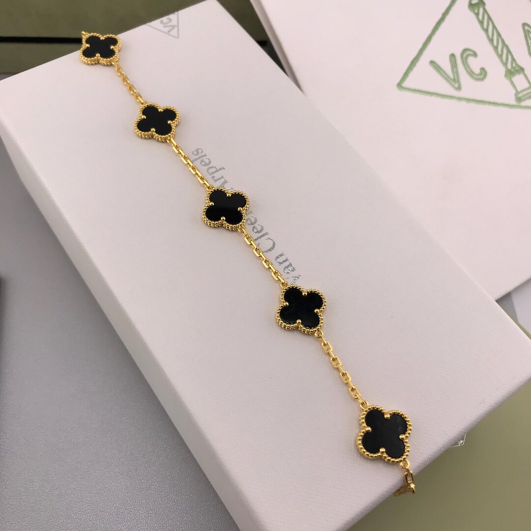 Authentic VCA Bracelets 5 Motif Pre-owned Vintage Condition Come With ...