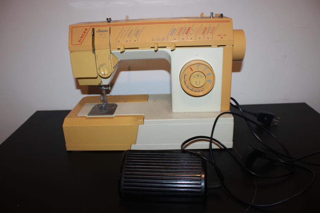 Singer Melodie 70 Sewing Machine – Model 5810C – Pedal Operated - Etsy